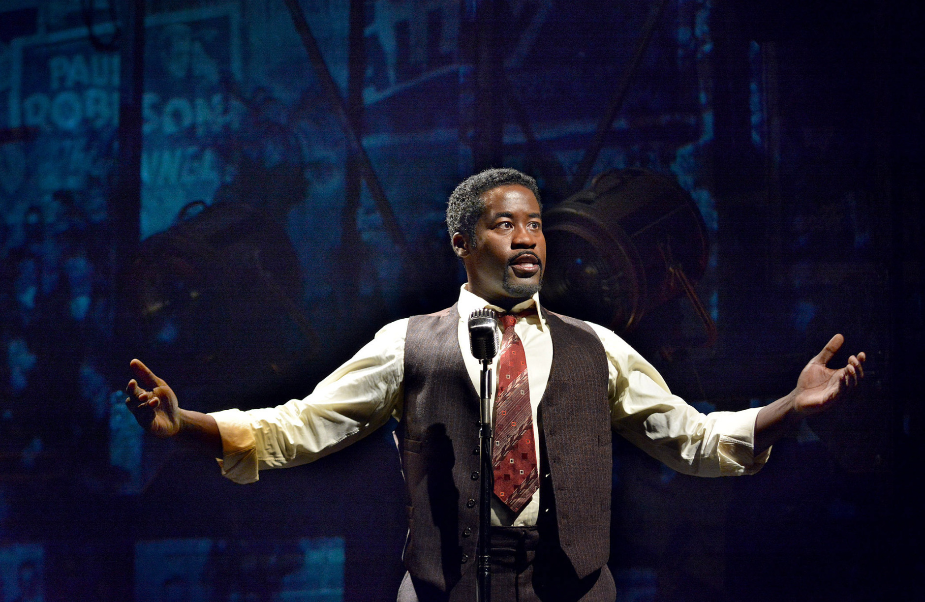 Daniel Beaty brings artist, activist Paul Robeson’s life to the stage ...