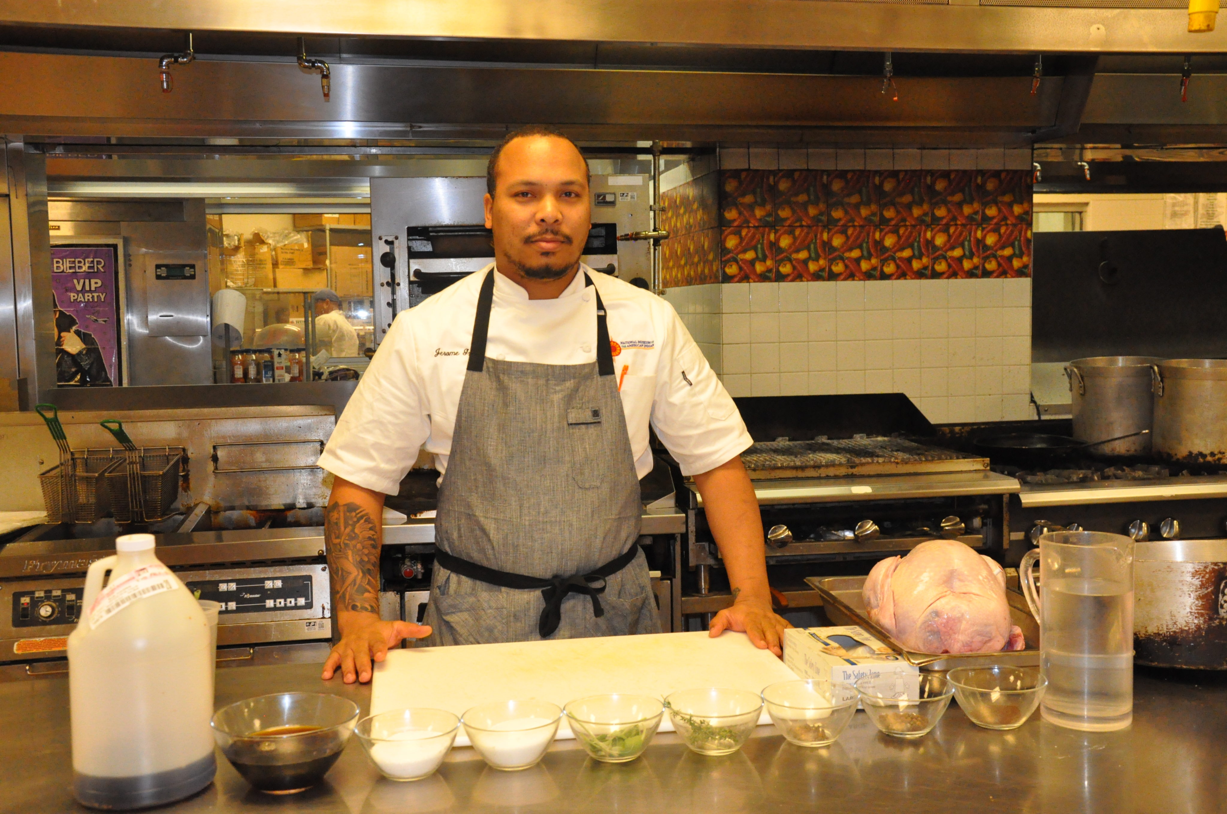 Museum serves up Thanksgiving dinner with a side of culture, history | WTOP