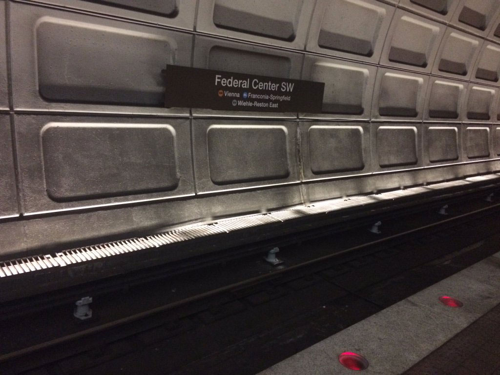 Metro reopens Federal Center station, resumes service | WTOP