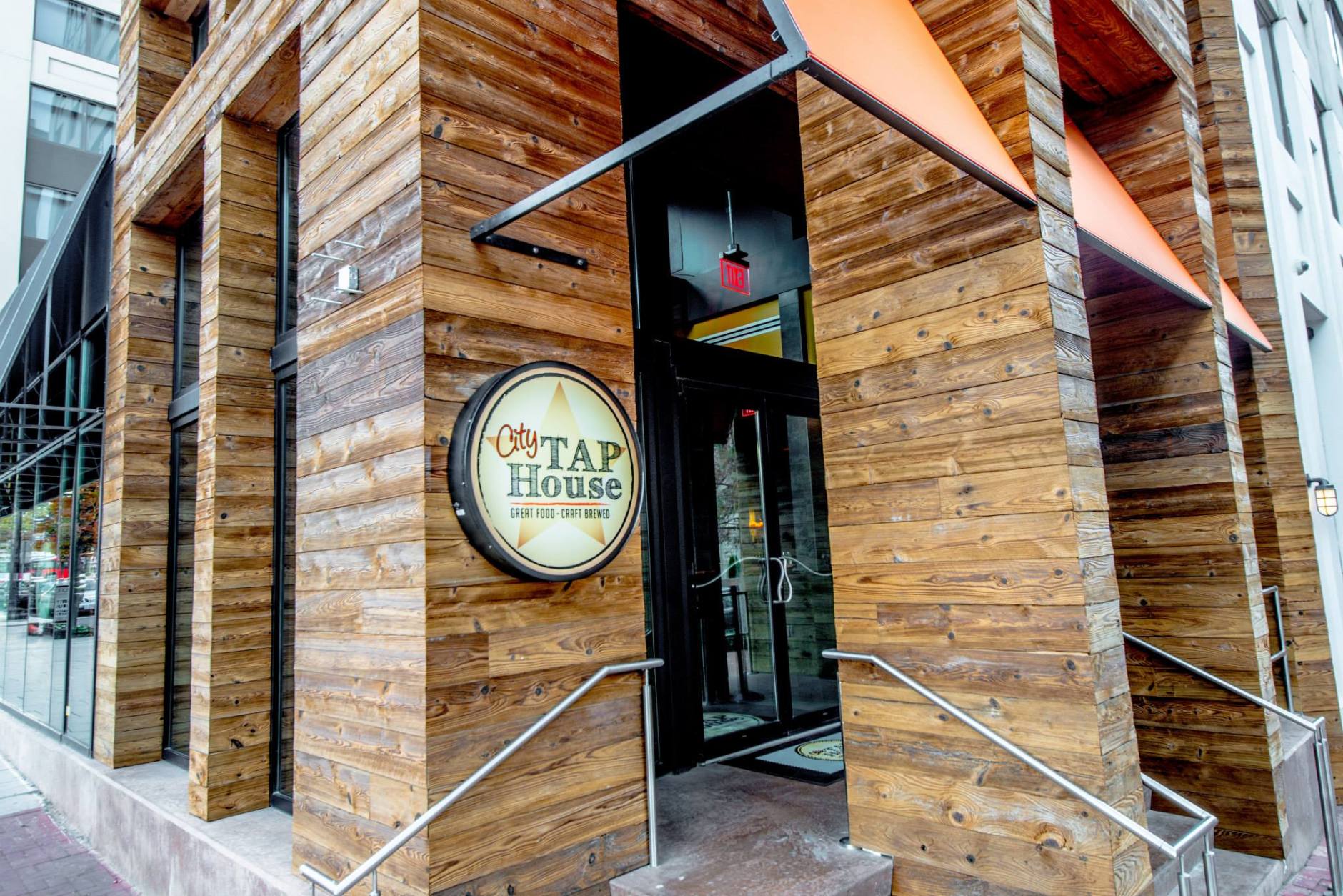 Bars get into political mode with specials - WTOP News