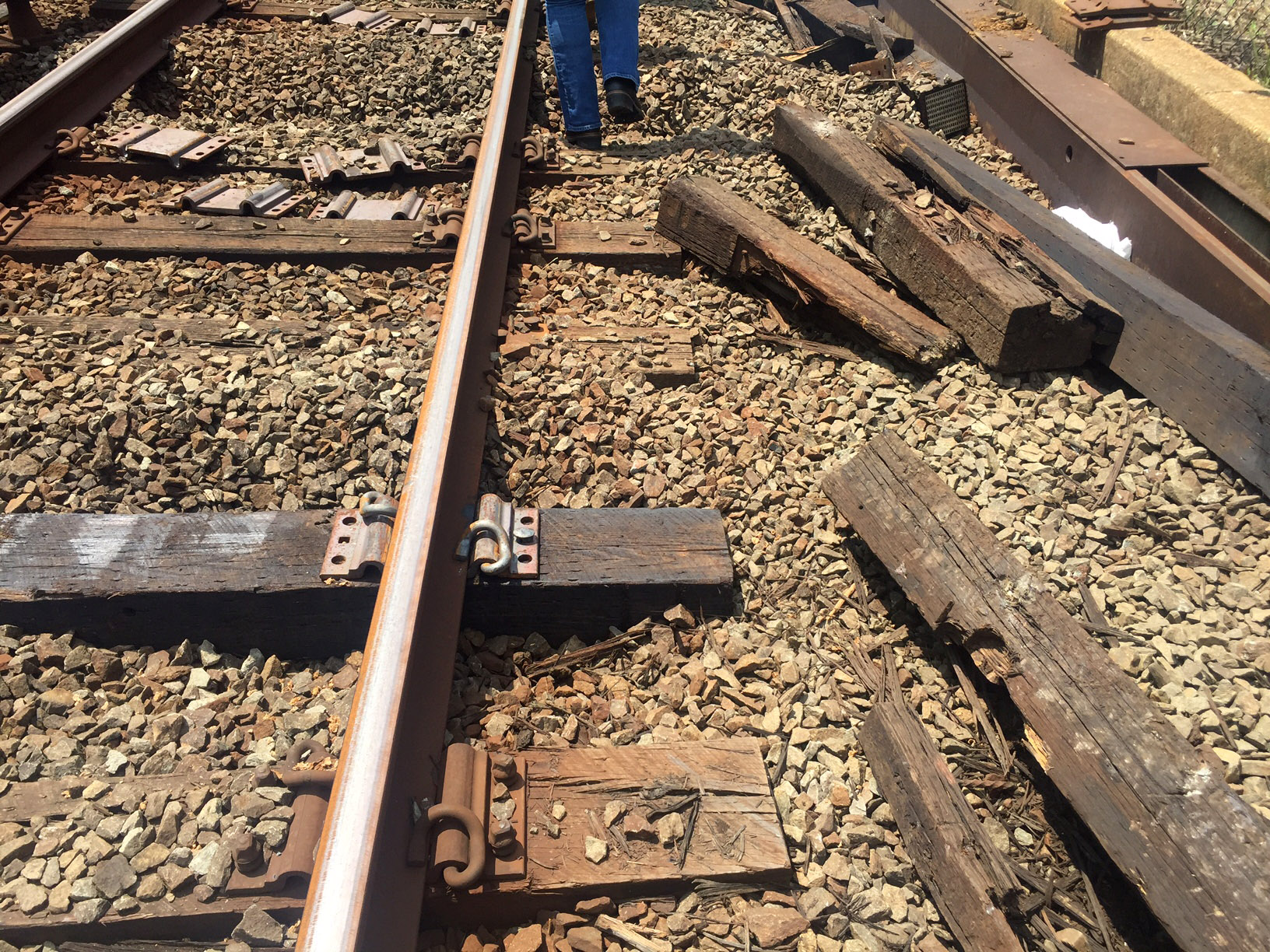 Worn rail ties ID’d as likely culprit for East Falls Church derailment ...