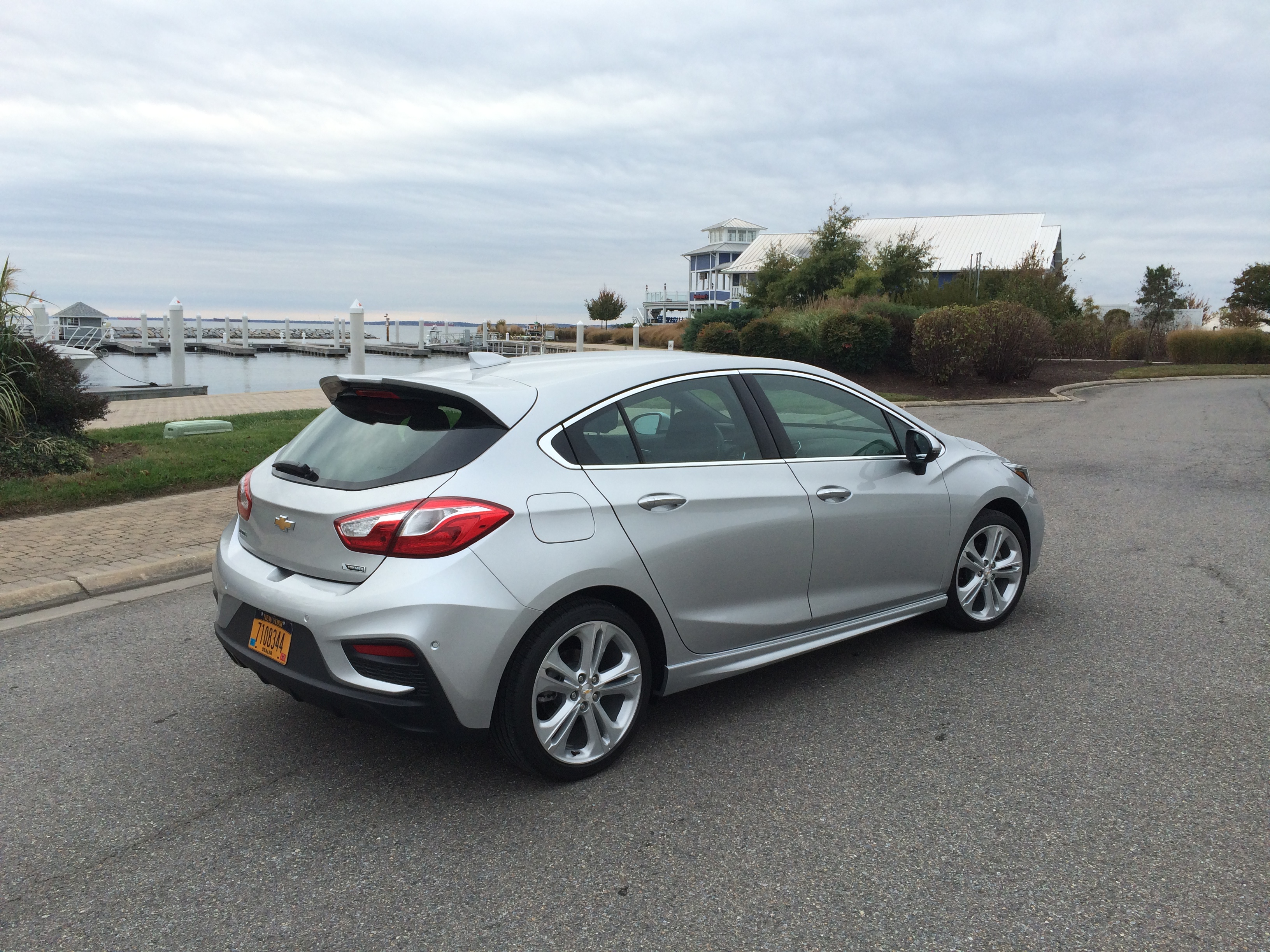 For 2017, Chevy adds hatchback version to Cruze line - WTOP News
