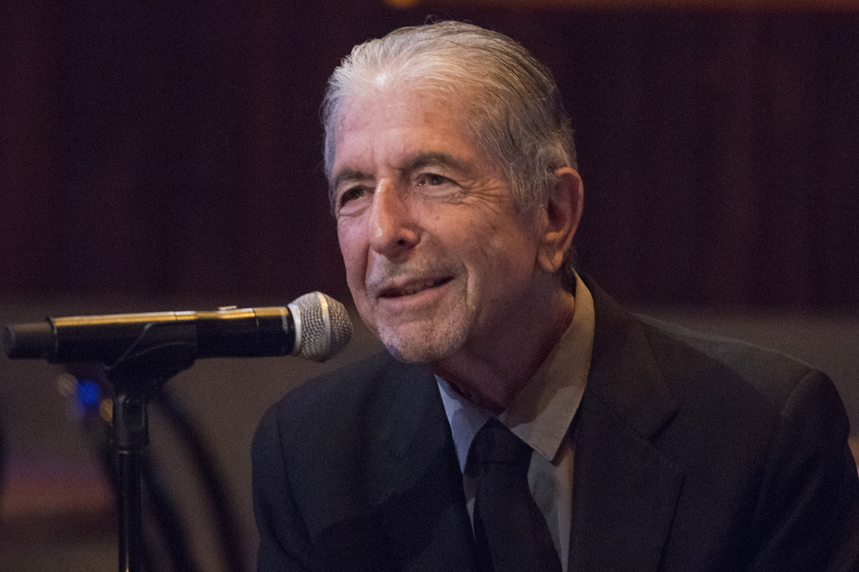 Legendary singer-songwriter Leonard Cohen dead at 82 - WTOP News