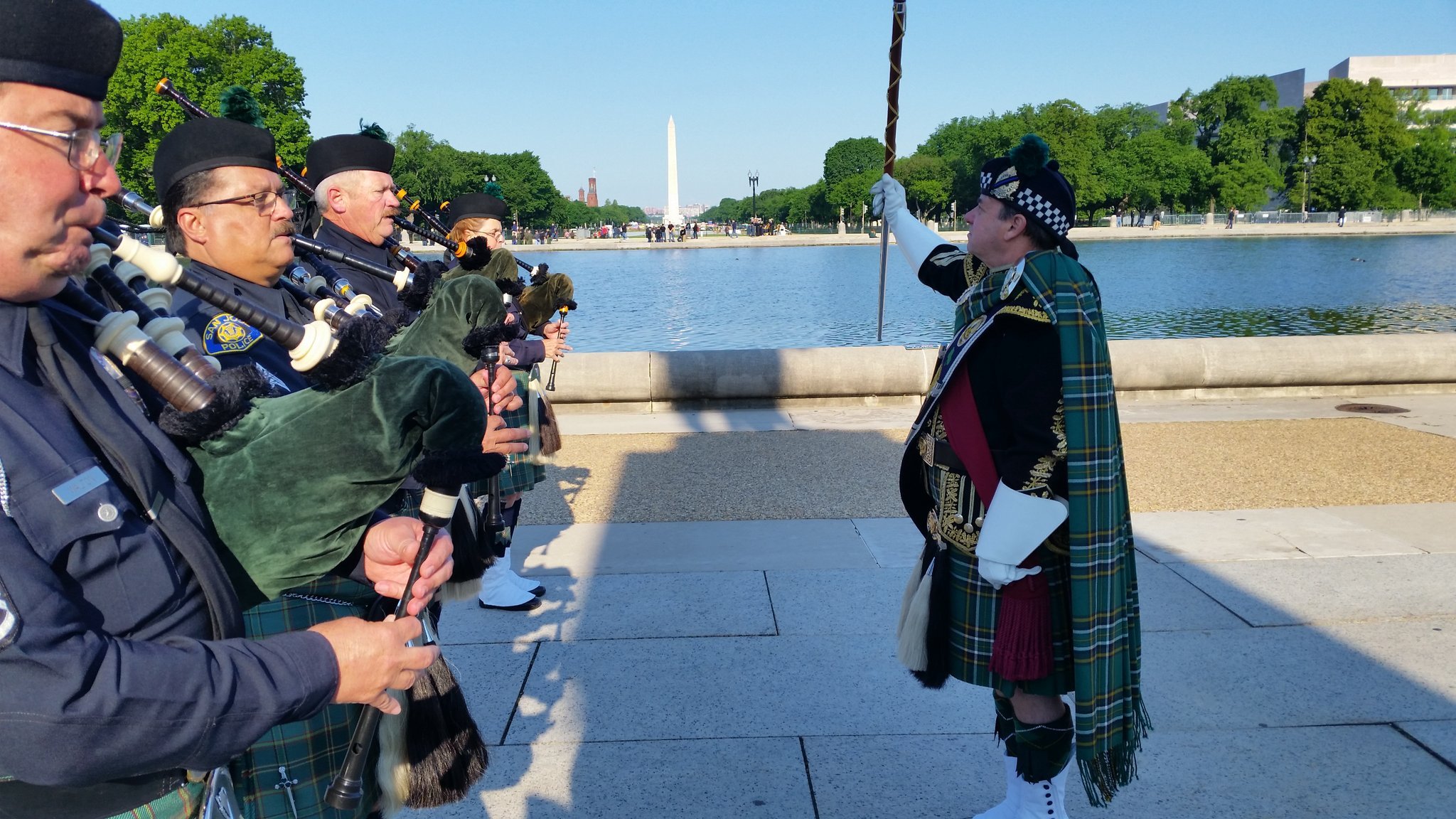 Friendly competition amid memorial for fallen police officers (Photos ...