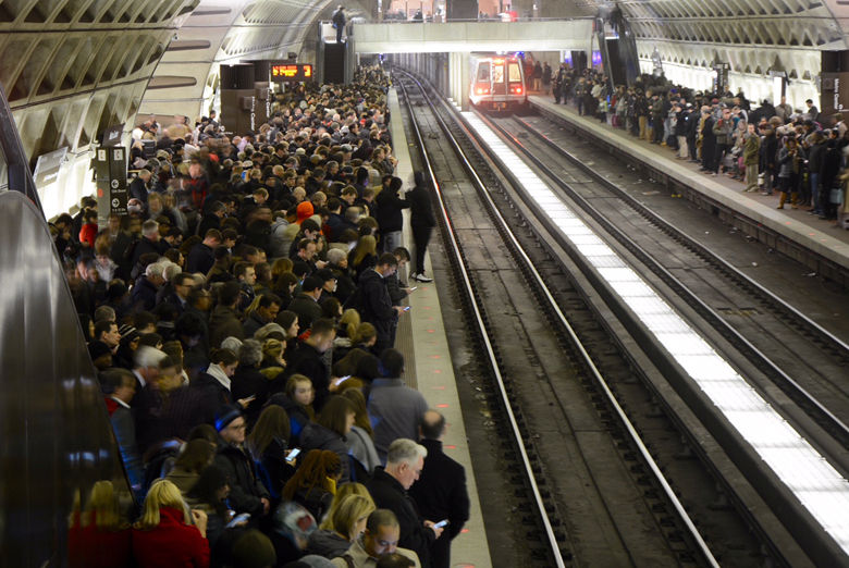 Metro to consider refunds when it makes you late - WTOP News