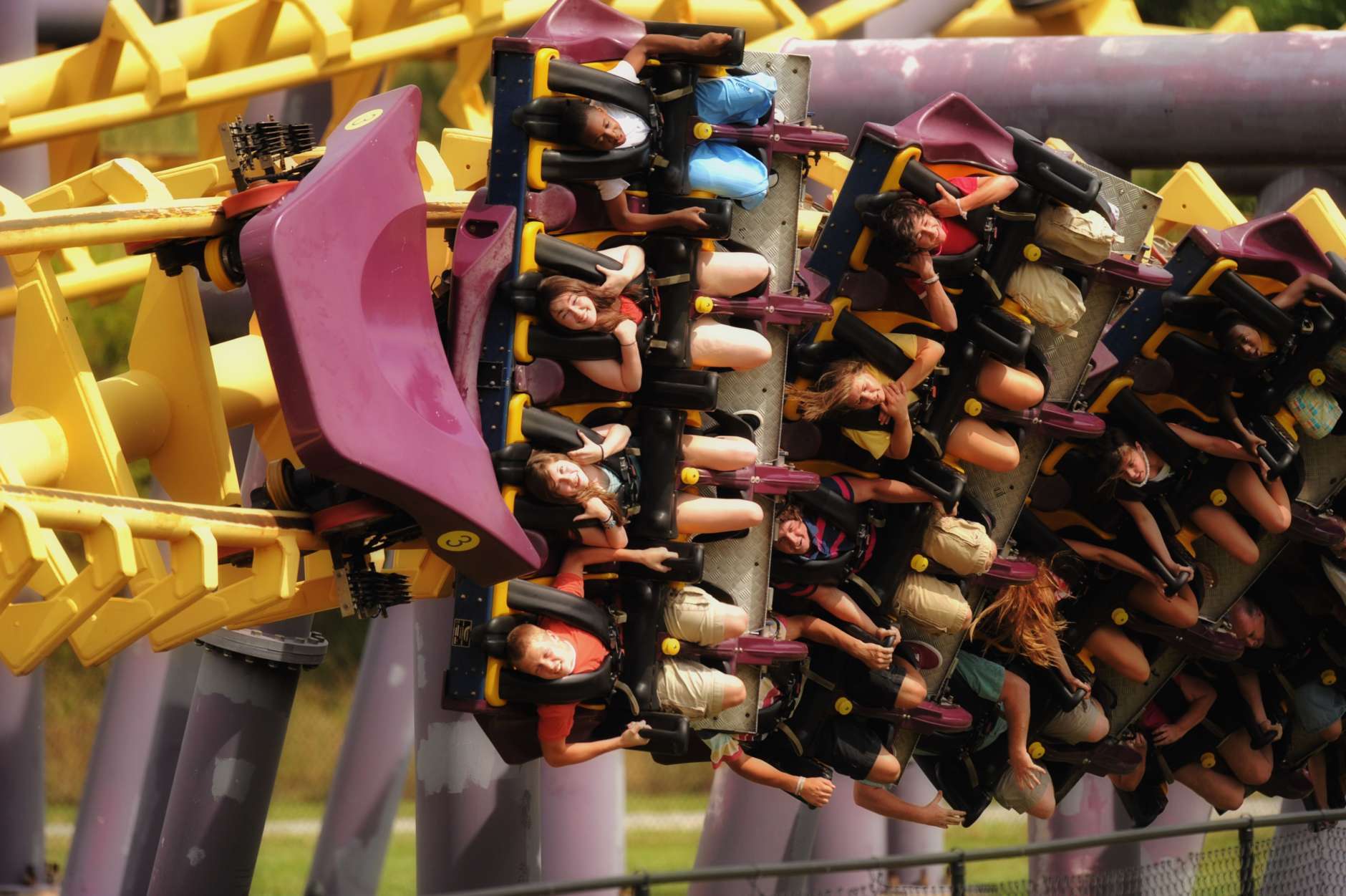 Six Flags America has 2,000 jobs to fill (and some unique ones) - WTOP News