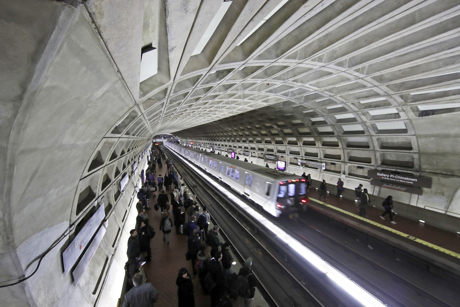 Metro to replace more than 100 aging escalators, starting at Gallery ...