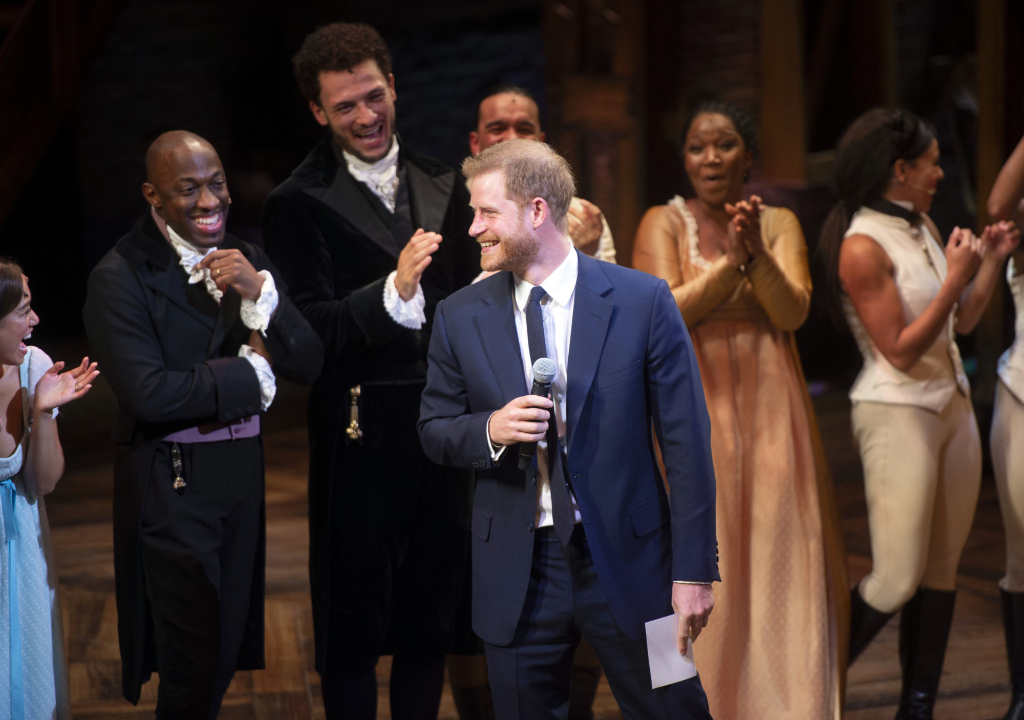 VIDEO: Prince Harry wows crowds by singing at Hamilton in London’s West ...