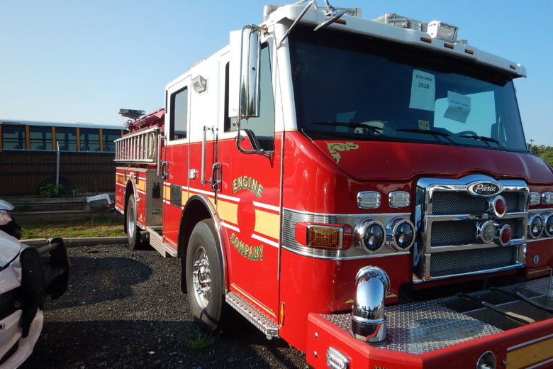 Fire engine, commuter bus up for auction in Loudoun surplus sale | WTOP