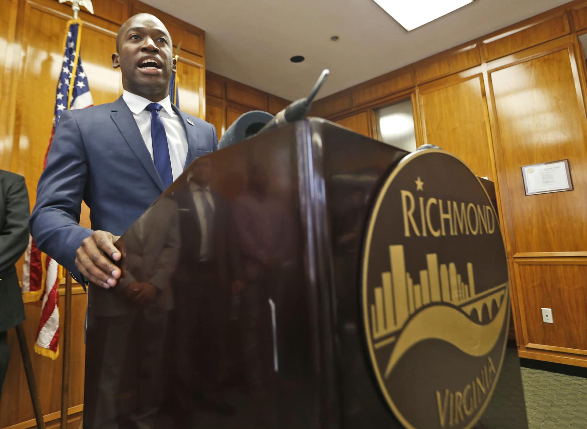 Richmond mayor won’t say no to Dominion contributions - WTOP News