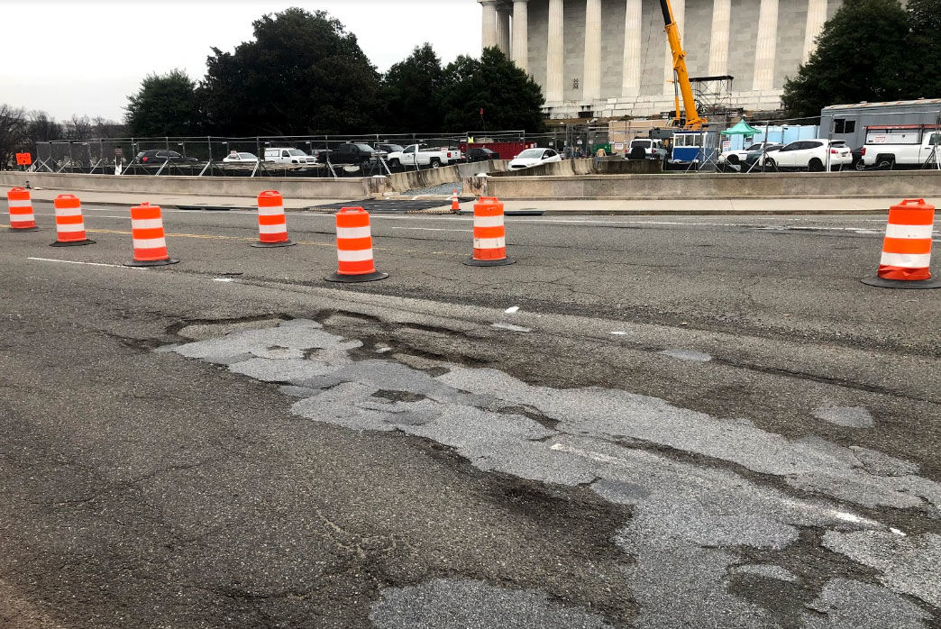 Fixes arrive for pothole problems near Memorial Bridge - WTOP News