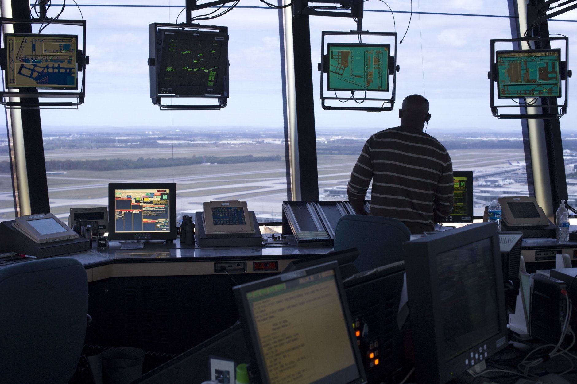 Dulles, Dominion talk solar partnership - WTOP News