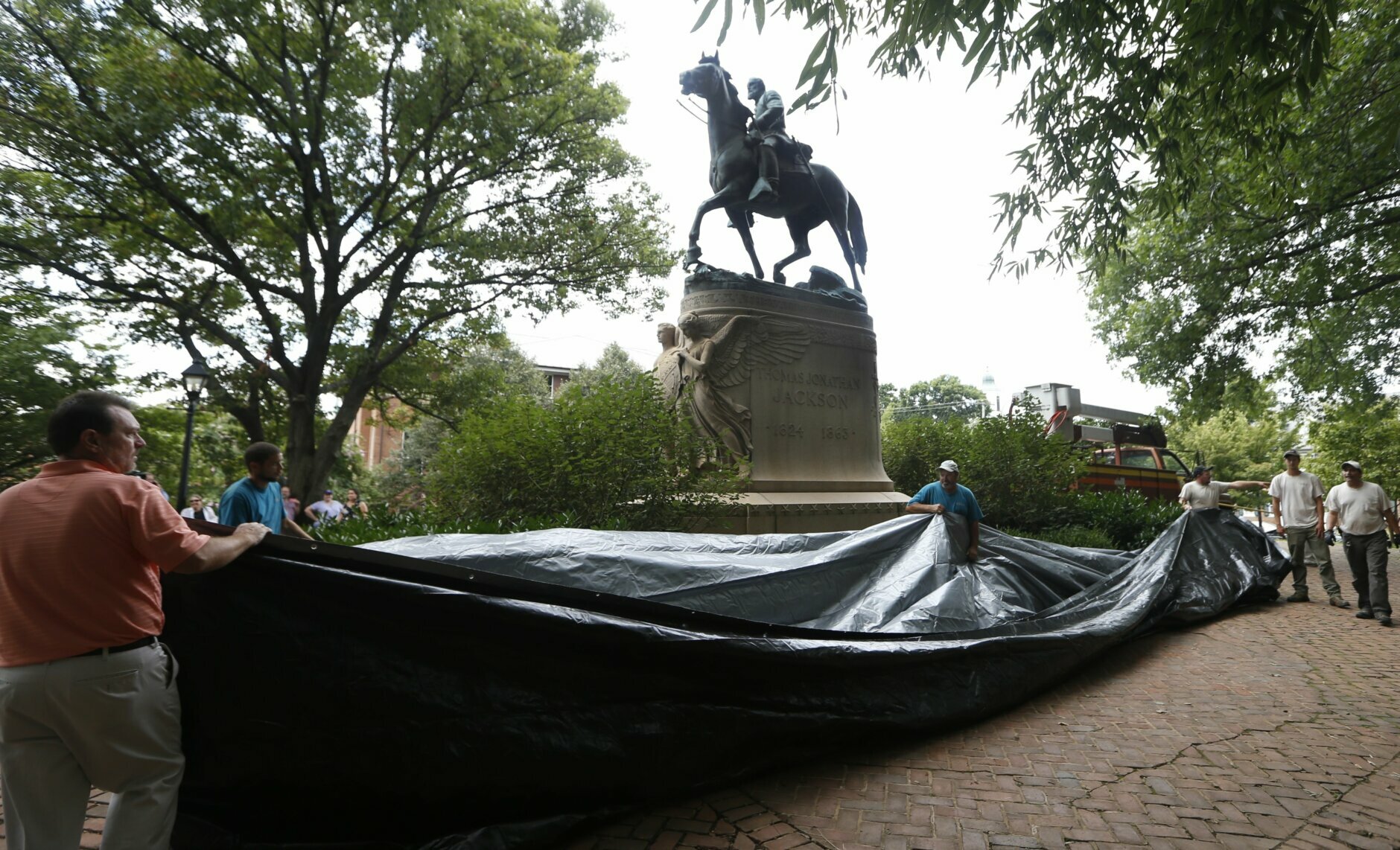 Stonewall Jackson statue vandalized in Charlottesville, police say ...