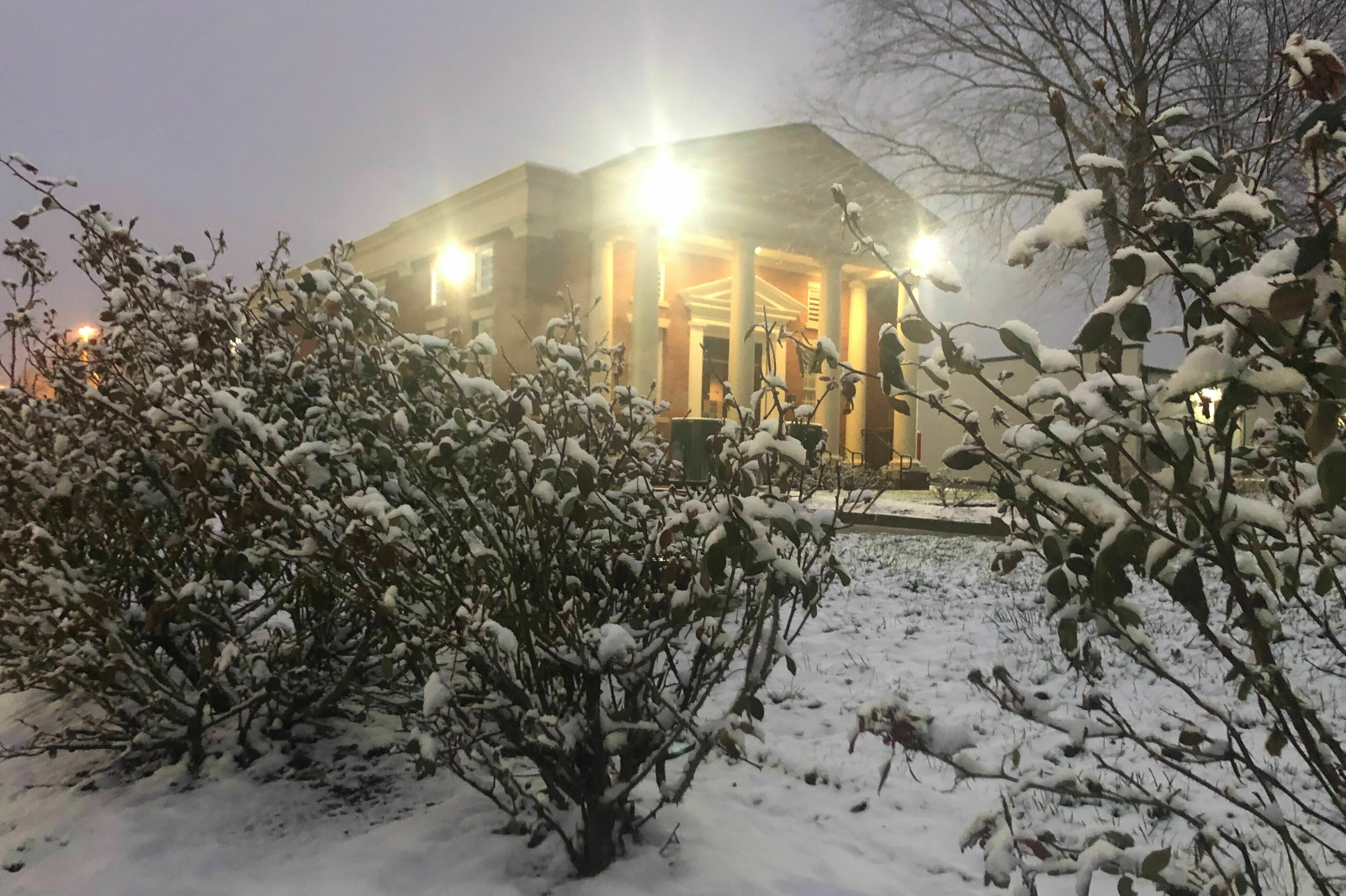 Expect slow travel as wintry mix gives way to plain rain in DC region ...