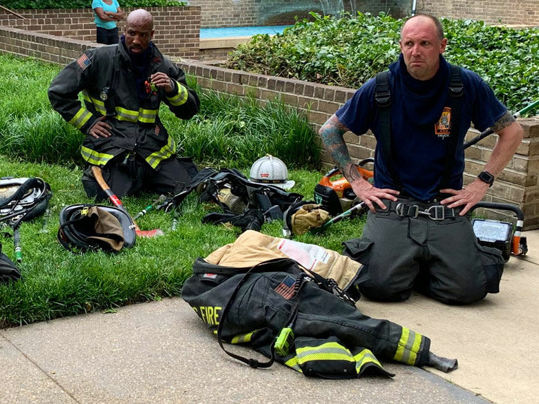 100 firefighters respond to two-alarm blaze in Southwest DC on Sunday ...
