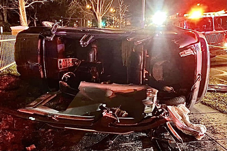 New Year’s Eve crashes: Driver hit 3 police cruisers, fire hydrant ...