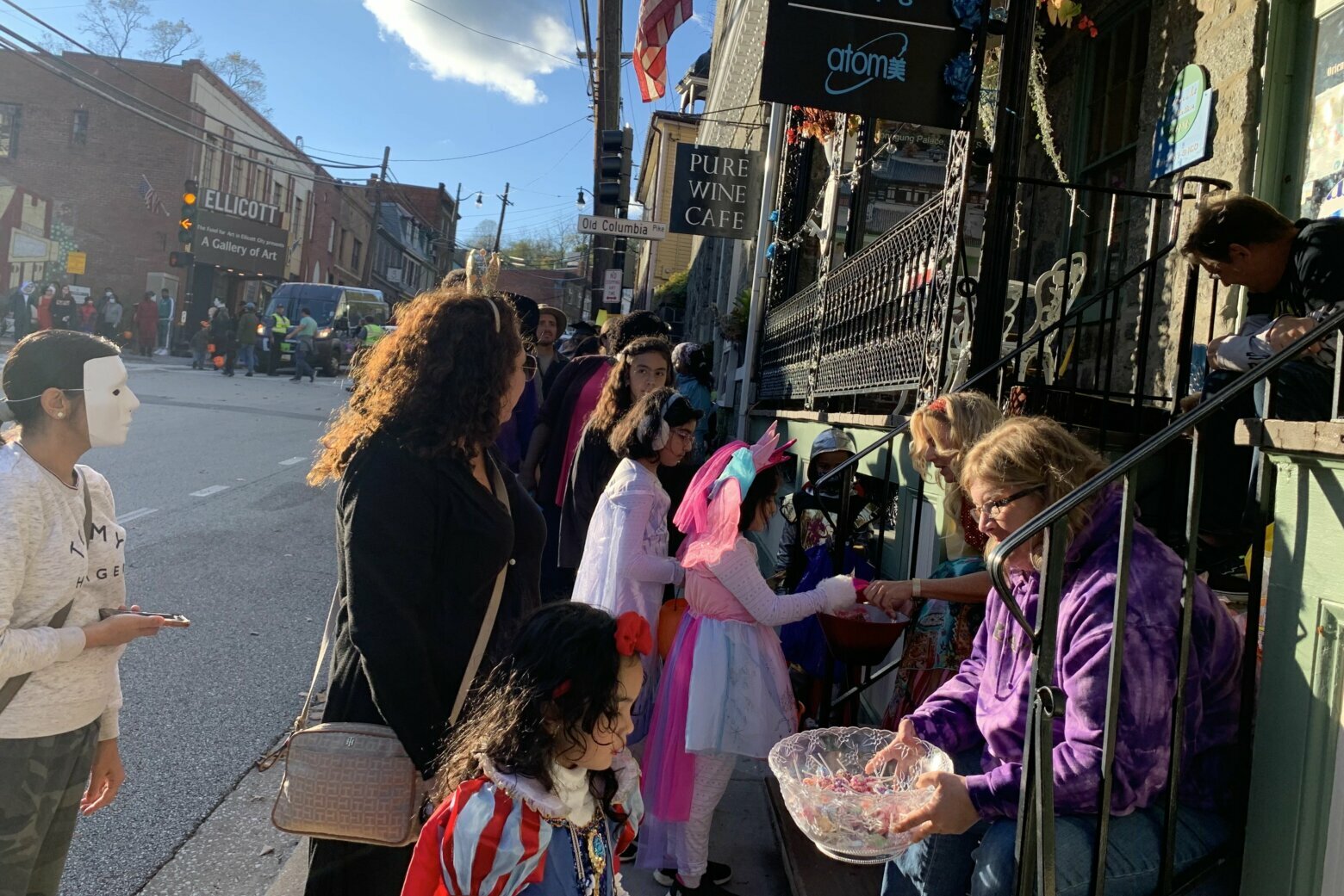 Windy, chilly conditions for Halloween trick or treaters in DC region ...