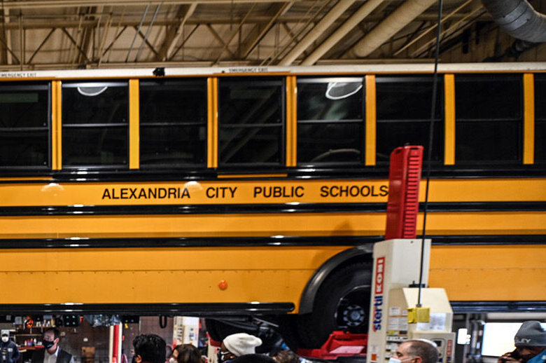 Electric buses added to Alexandria school fleet - WTOP News
