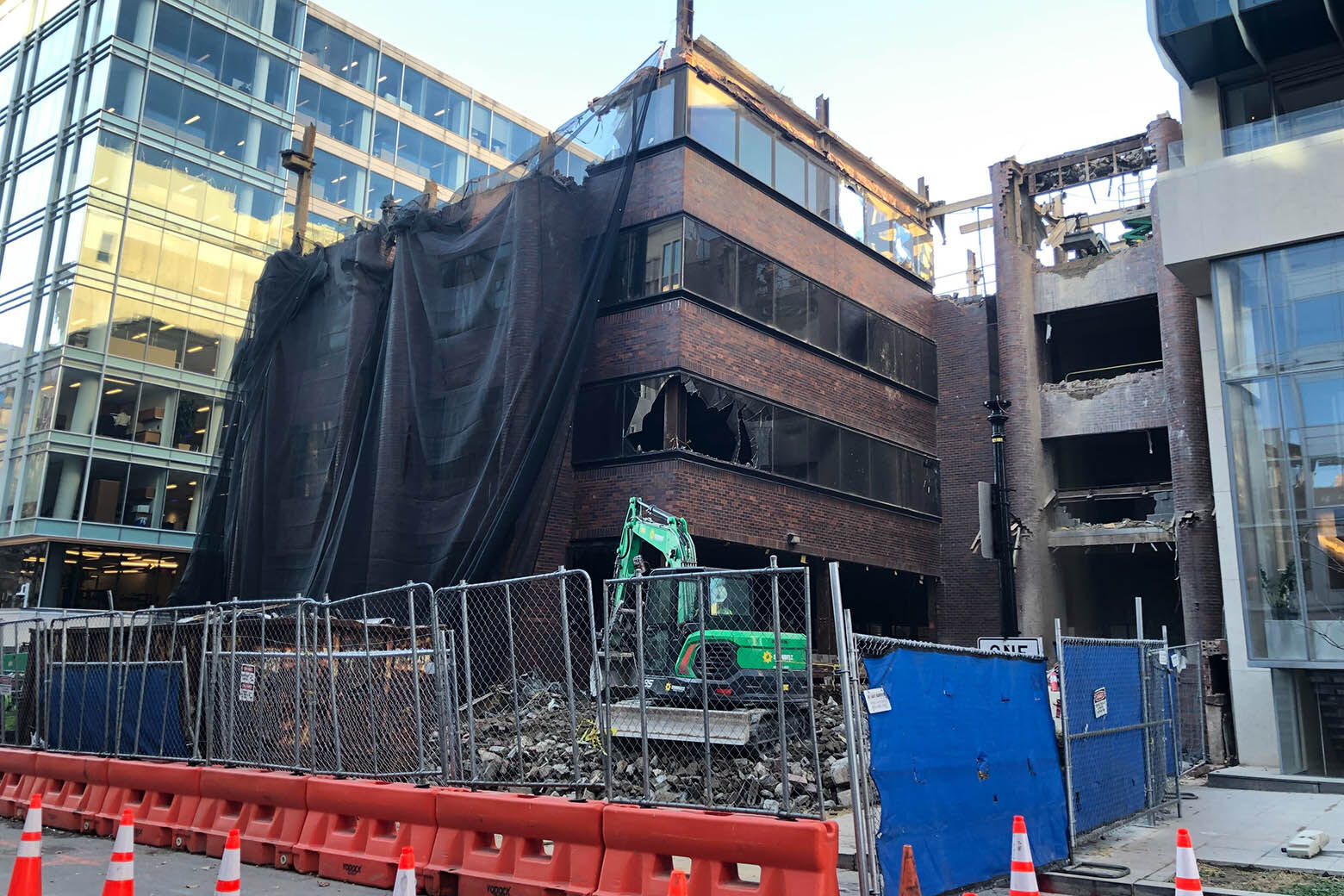 DC’s mayor appoints architect to transform empty offices into homes ...