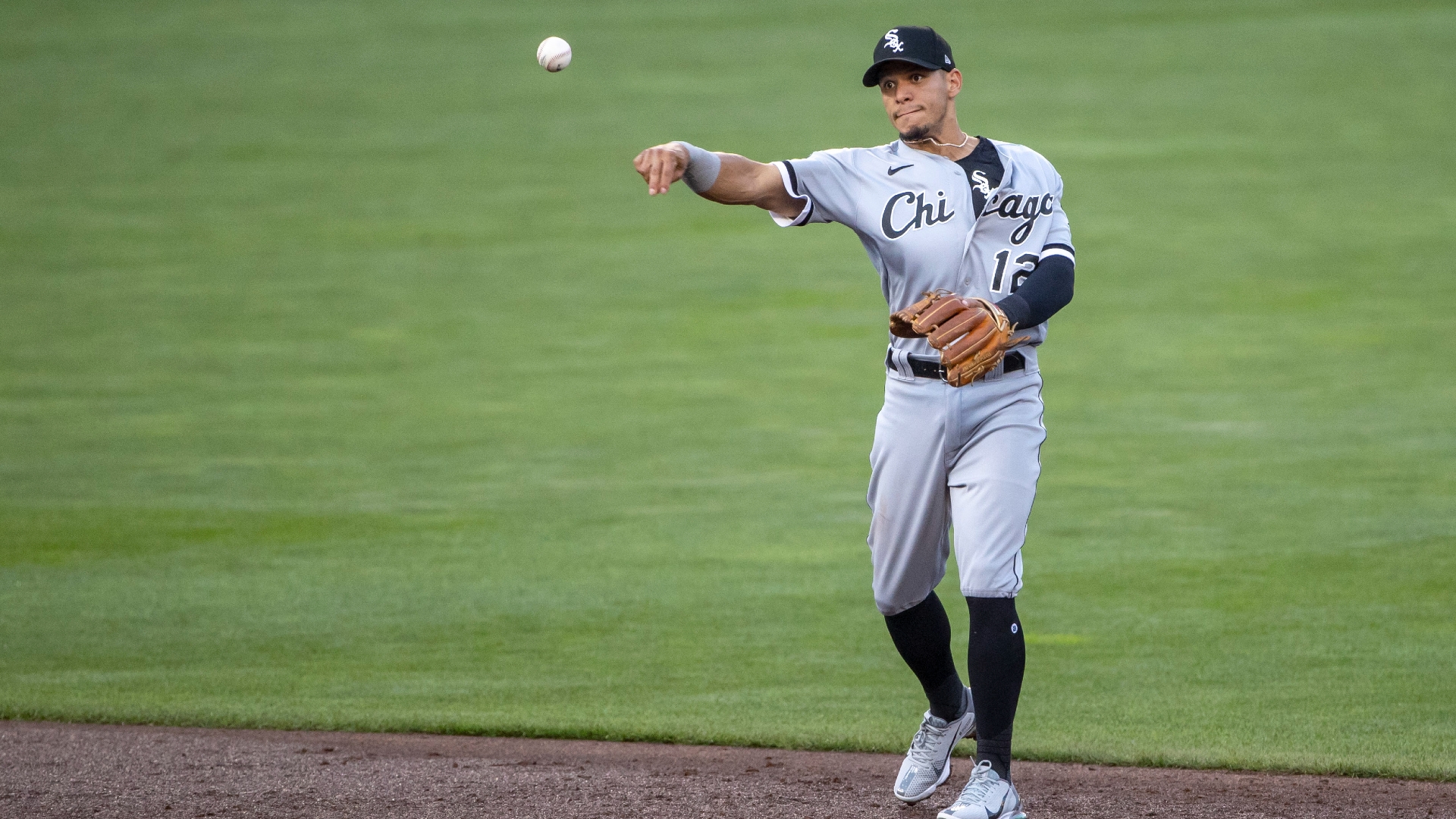 Nationals sign infielder César Hernández after non-tendering 3 players ...