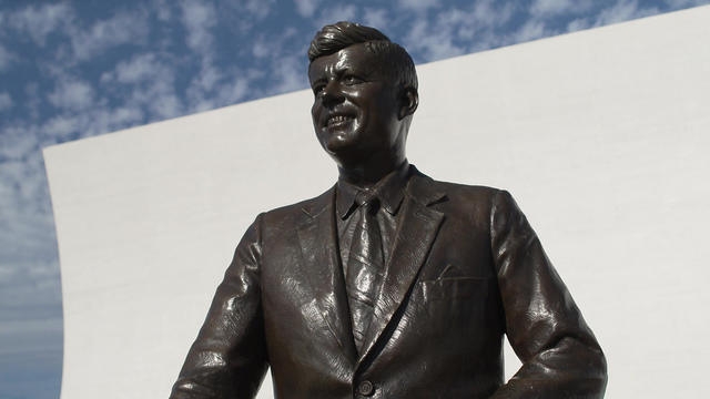 Memorializing John F. Kennedy in bronze - WTOP News