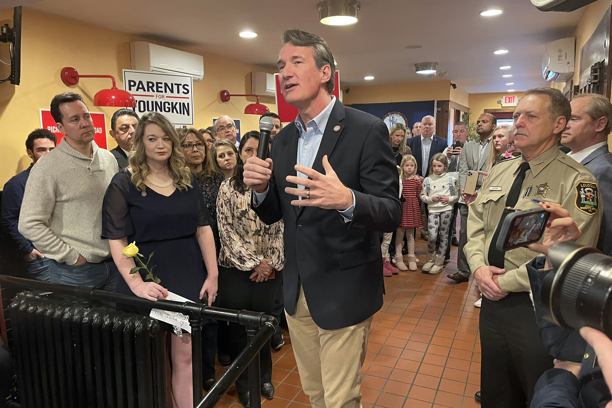 Youngkin calls for Virginians to respect individual masking decisions ...