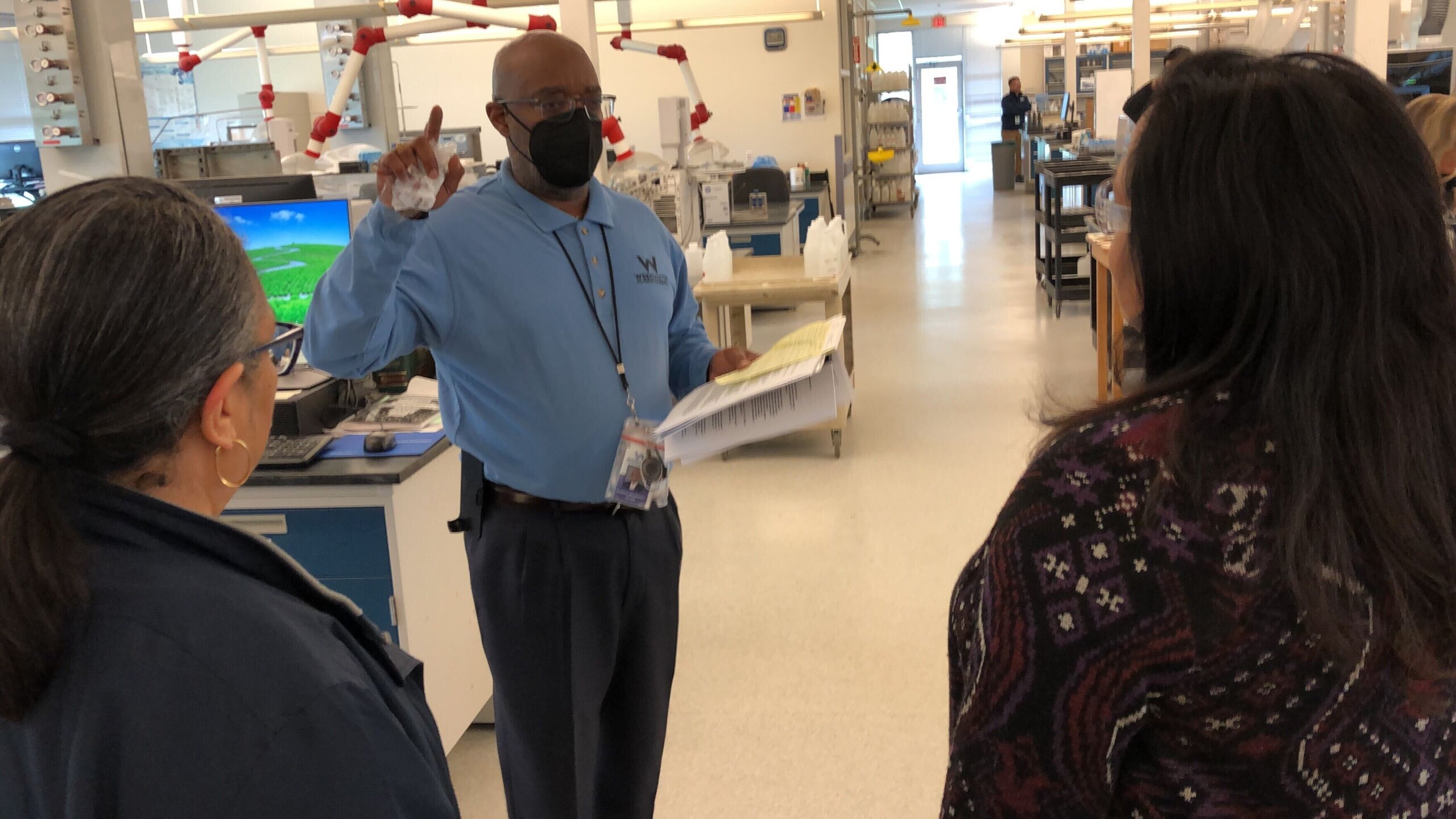 EPA official gets behind-the-scenes tour of WSSC Water’s testing lab ...