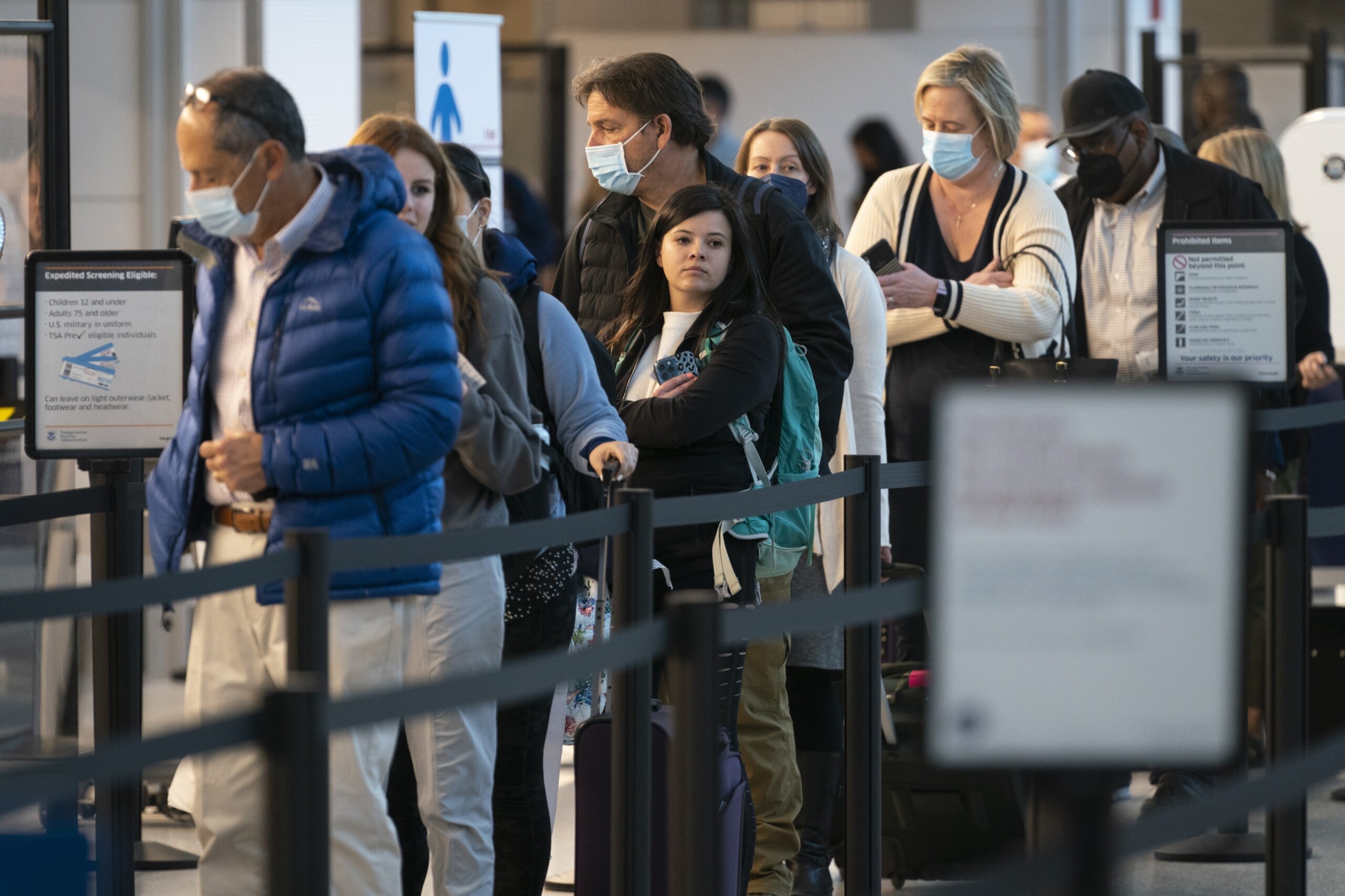 How to weigh risk when it comes to traveling with or without masks ...