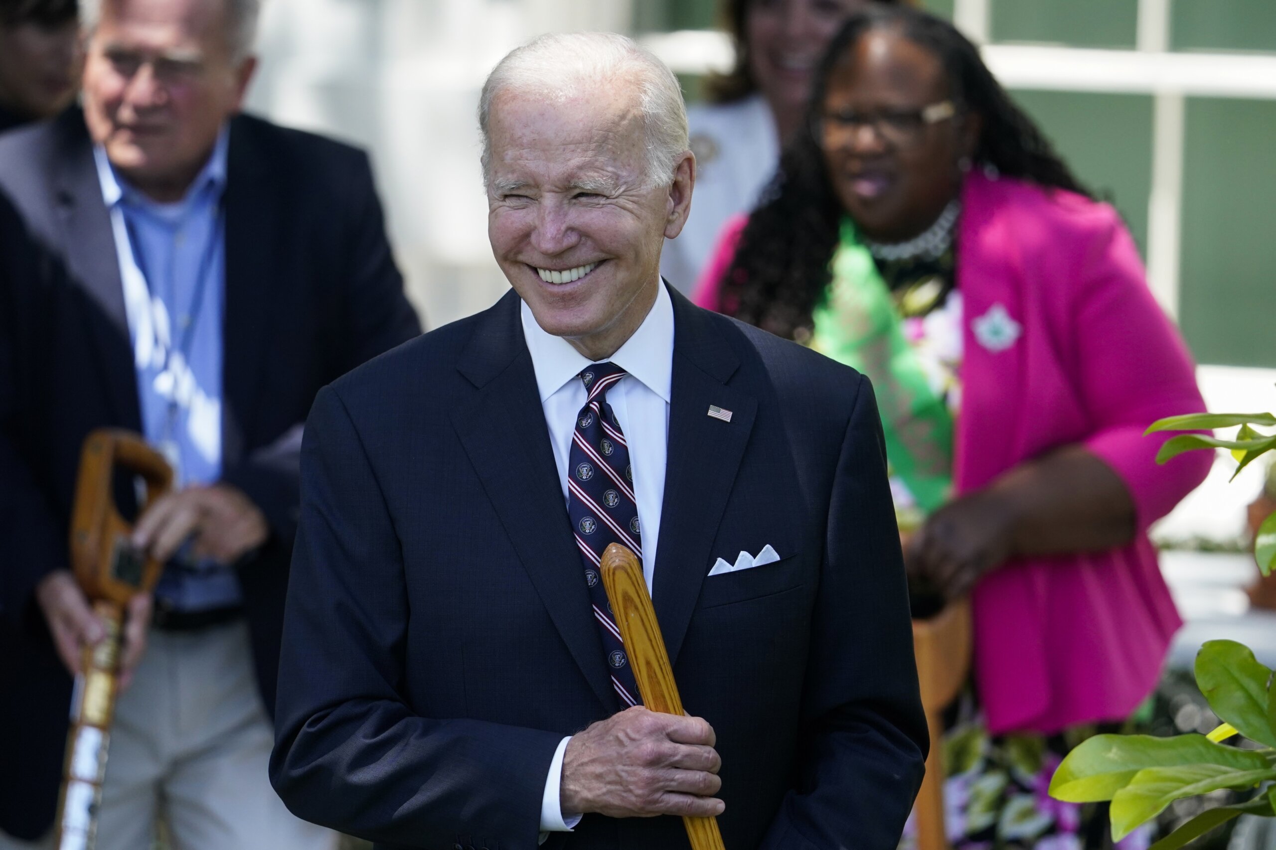 Biden plots inflation fight with Fed chair as nation worries - WTOP News