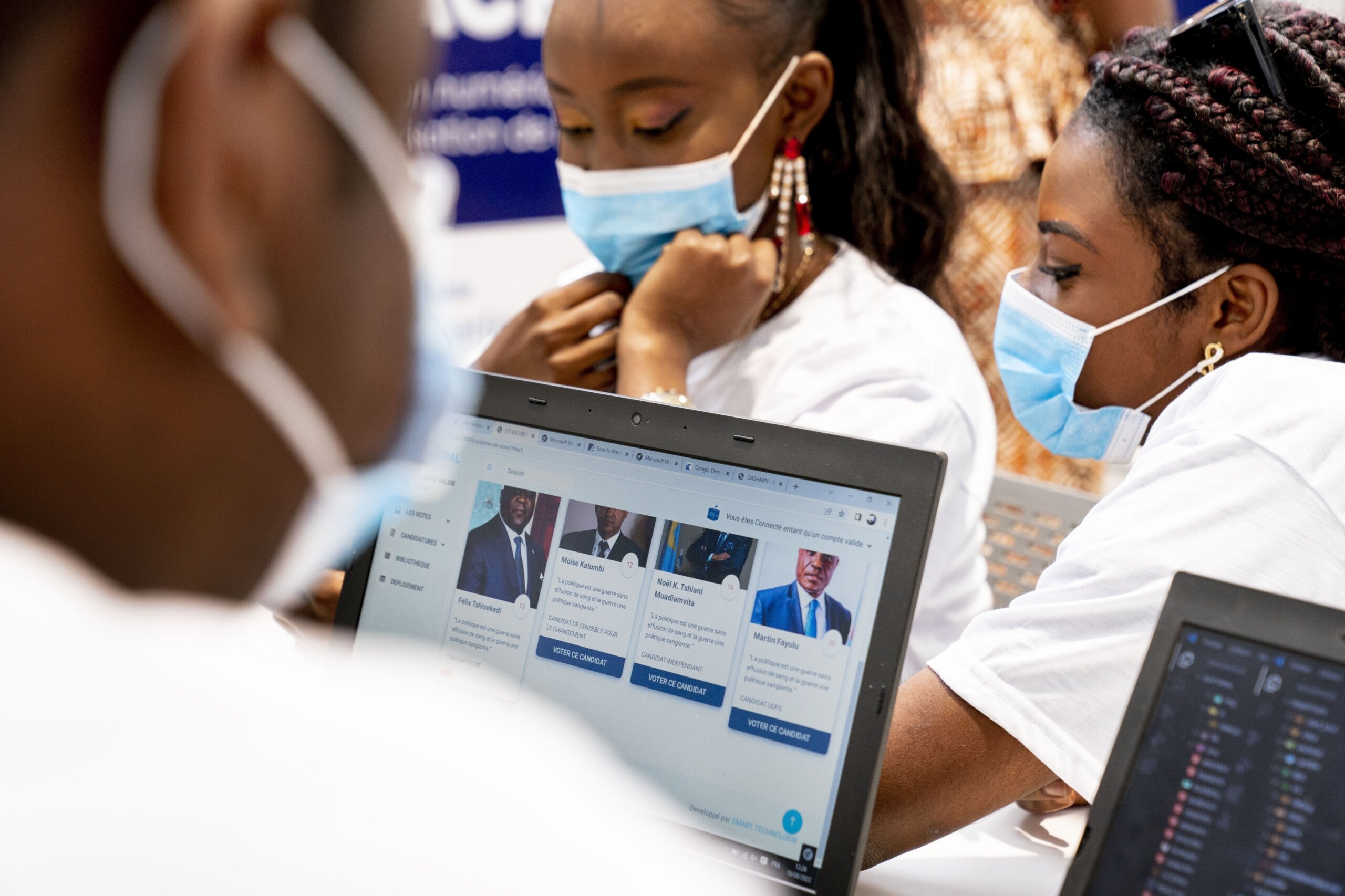 Montgomery Co. gives out 50,000 laptops following grant - WTOP News