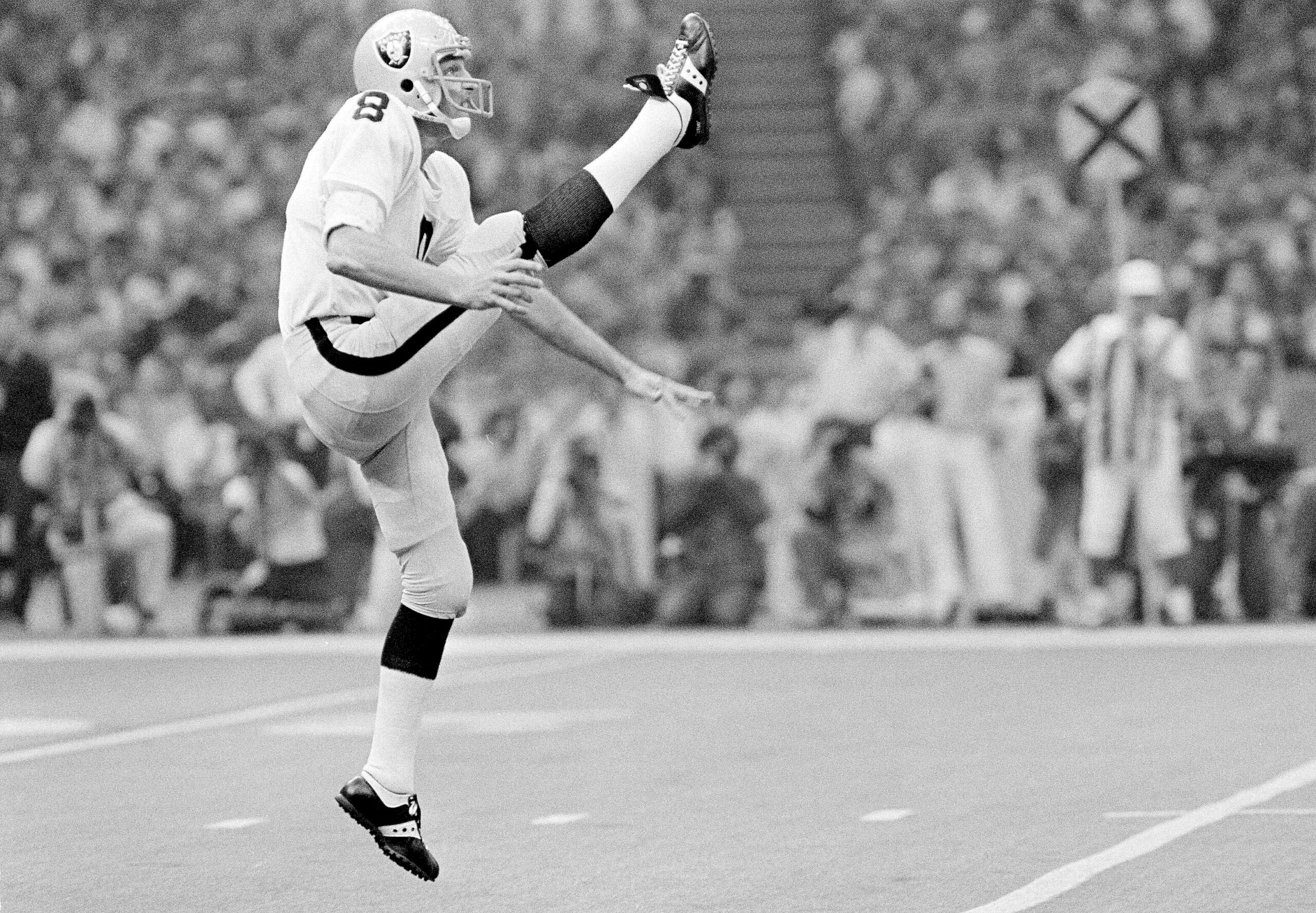Ray Guy First Pro Football Hall Of Fame Punter Dies At 72 WTOP News ray-guy-first-pro-football-hall-of-fame-punter-dies-at-72-wtop-news