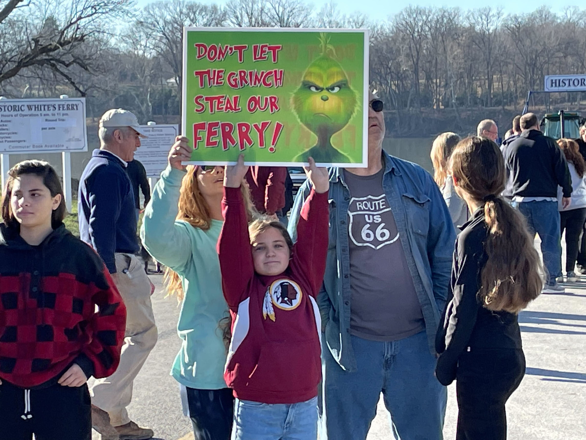 Hundreds rally in Poolesville to get White’s Ferry reopened - WTOP News