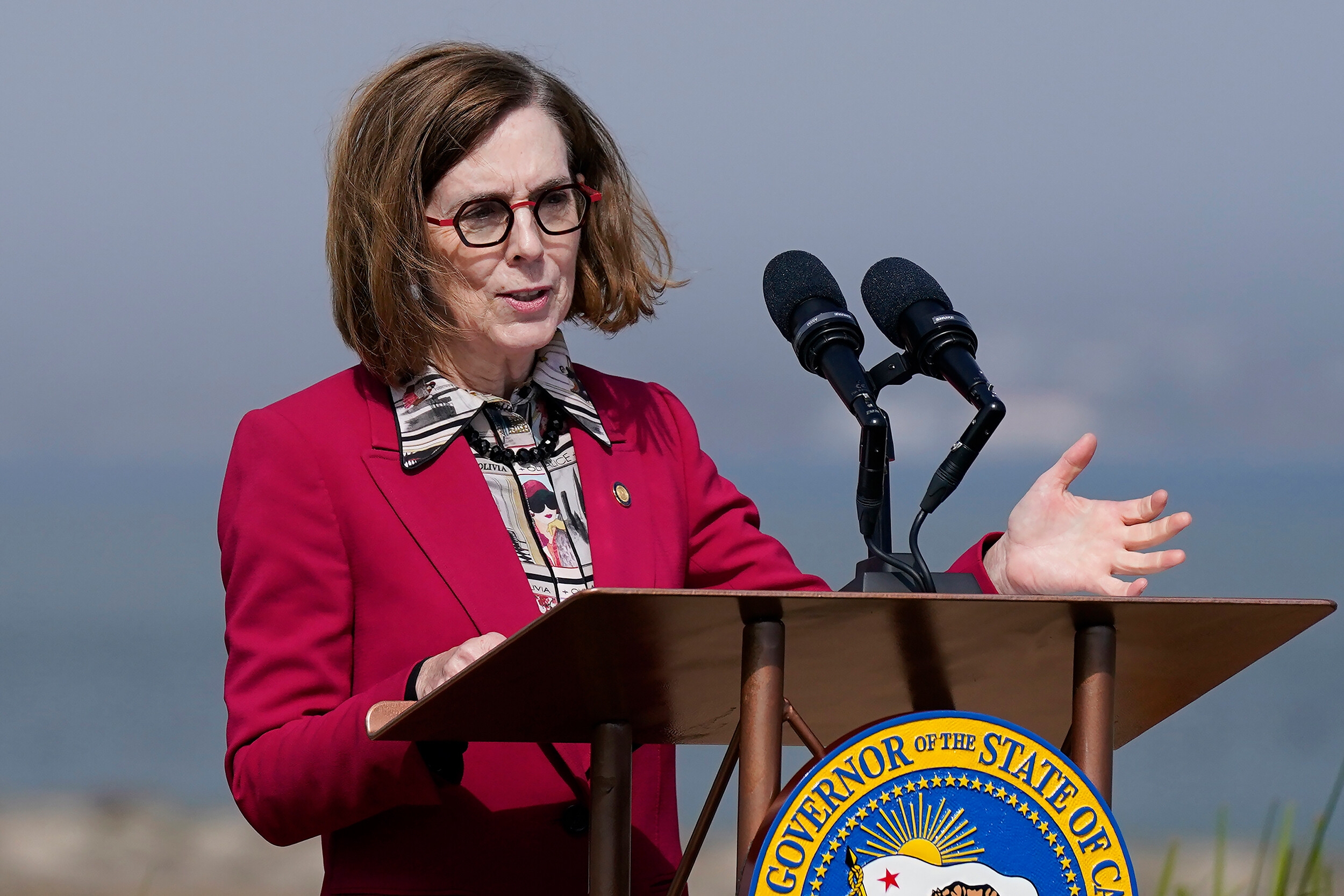 Oregon governor calls death penalty ‘immoral,’ commutes sentences for ...