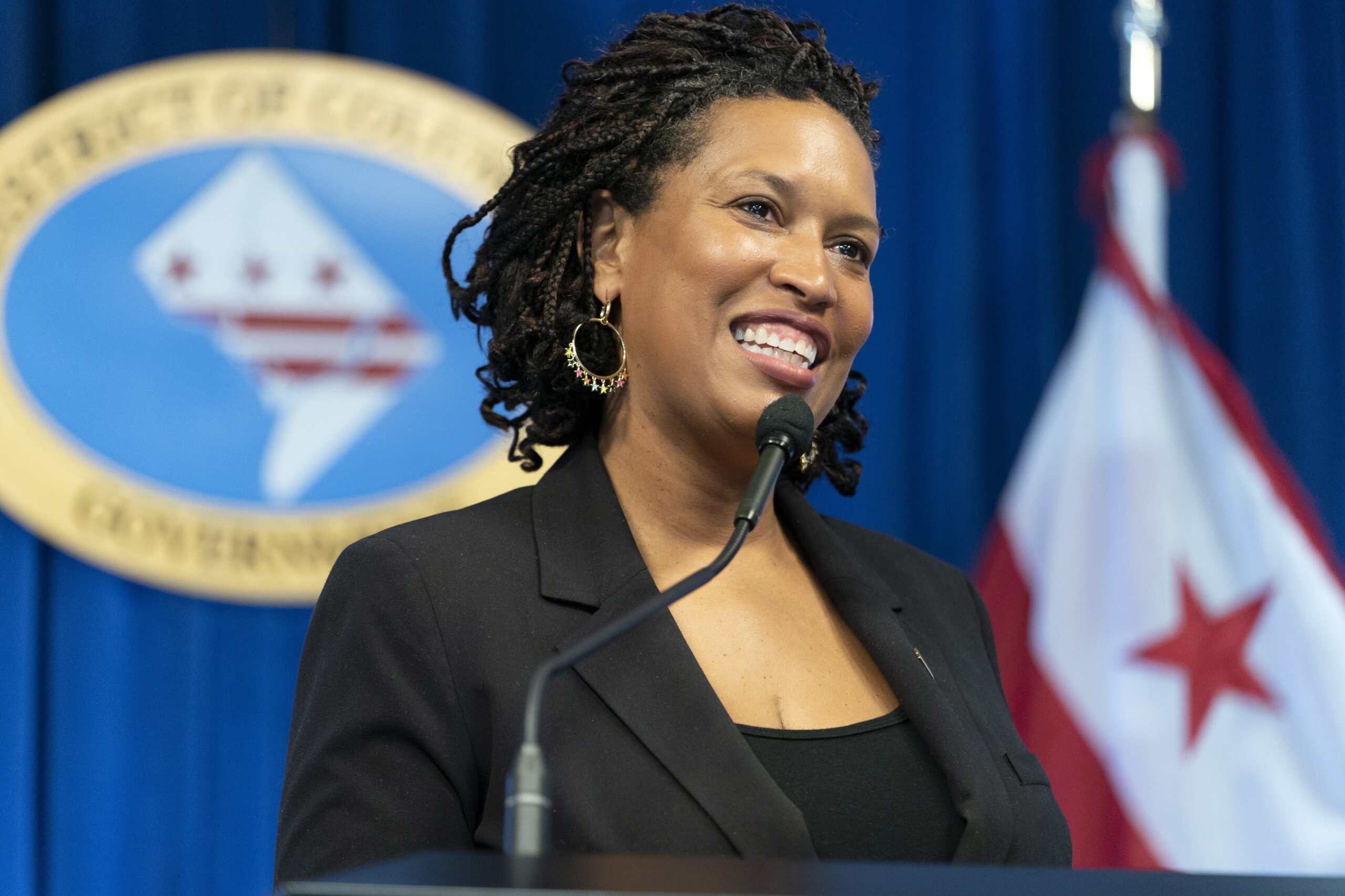 DC mayor’s ‘comeback’ budget adds traffic cameras, cuts bus routes ...