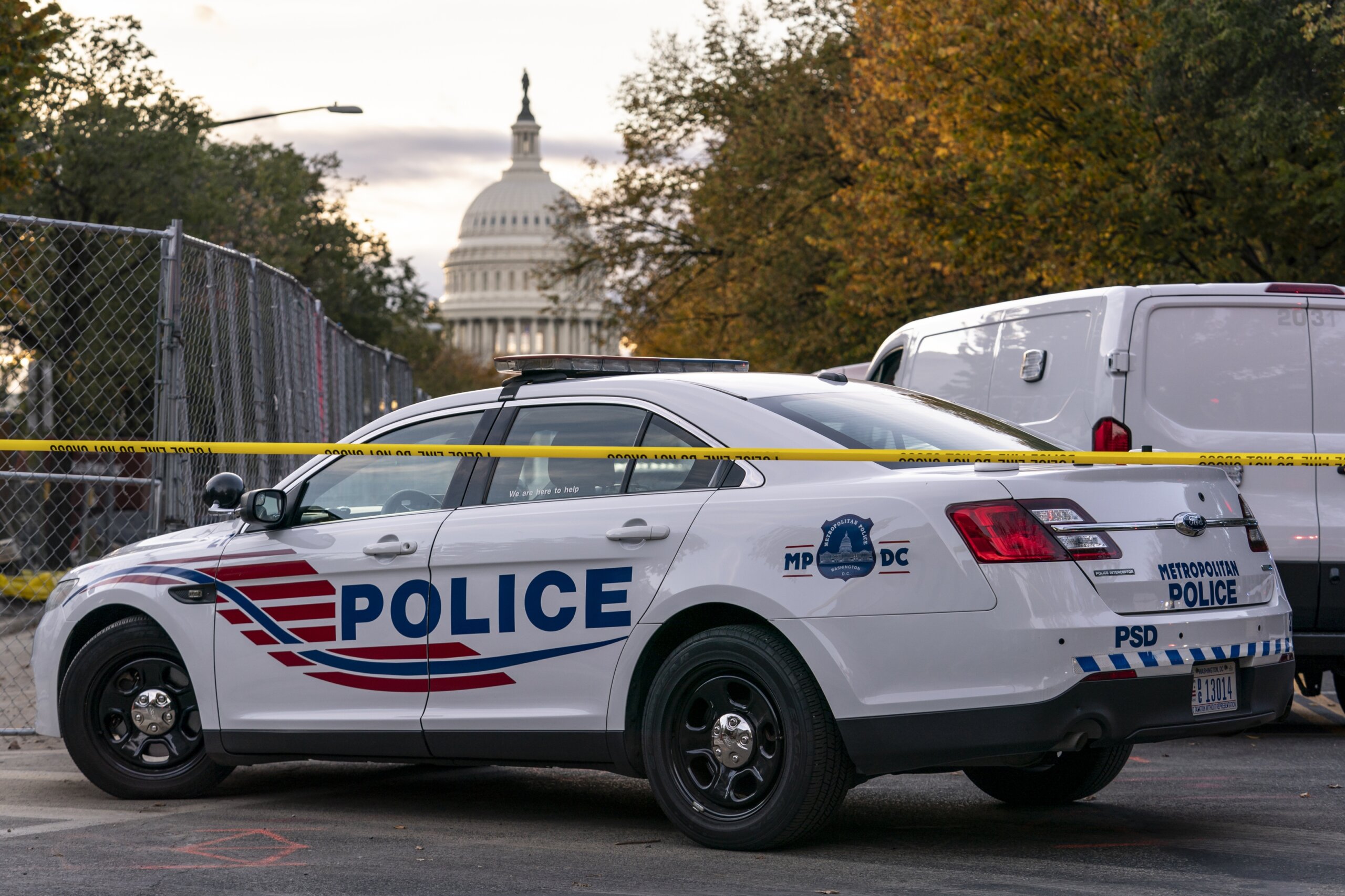2 found dead after double shooting, car crash in Capitol Hill - WTOP News