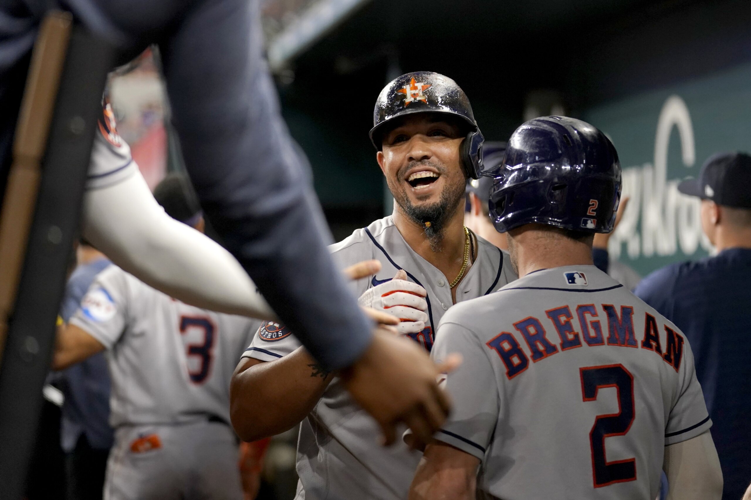 Astros slug their way to the top of the AL West with 16 homers in 3 ...