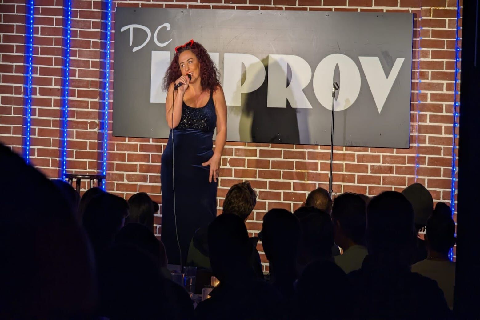 ‘Traumedy’ comedian heals trauma with comedy at ‘Funny Arabs’ show at ...