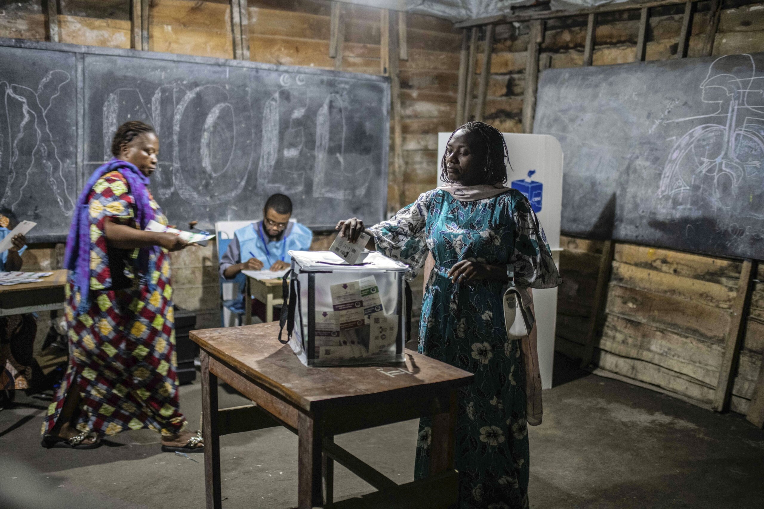 Congo conducts a 2nd day of voting after delays and closed polls keep ...