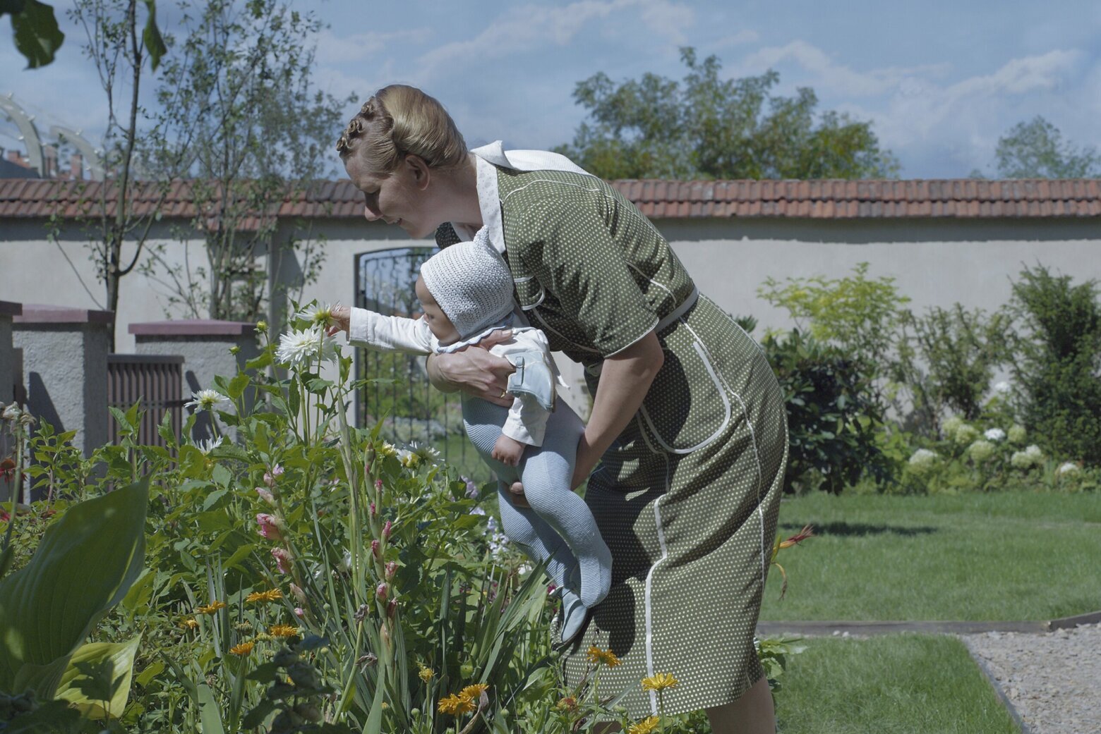 Review: Holocaust drama ‘The Zone of Interest’ is a Best Picture ...