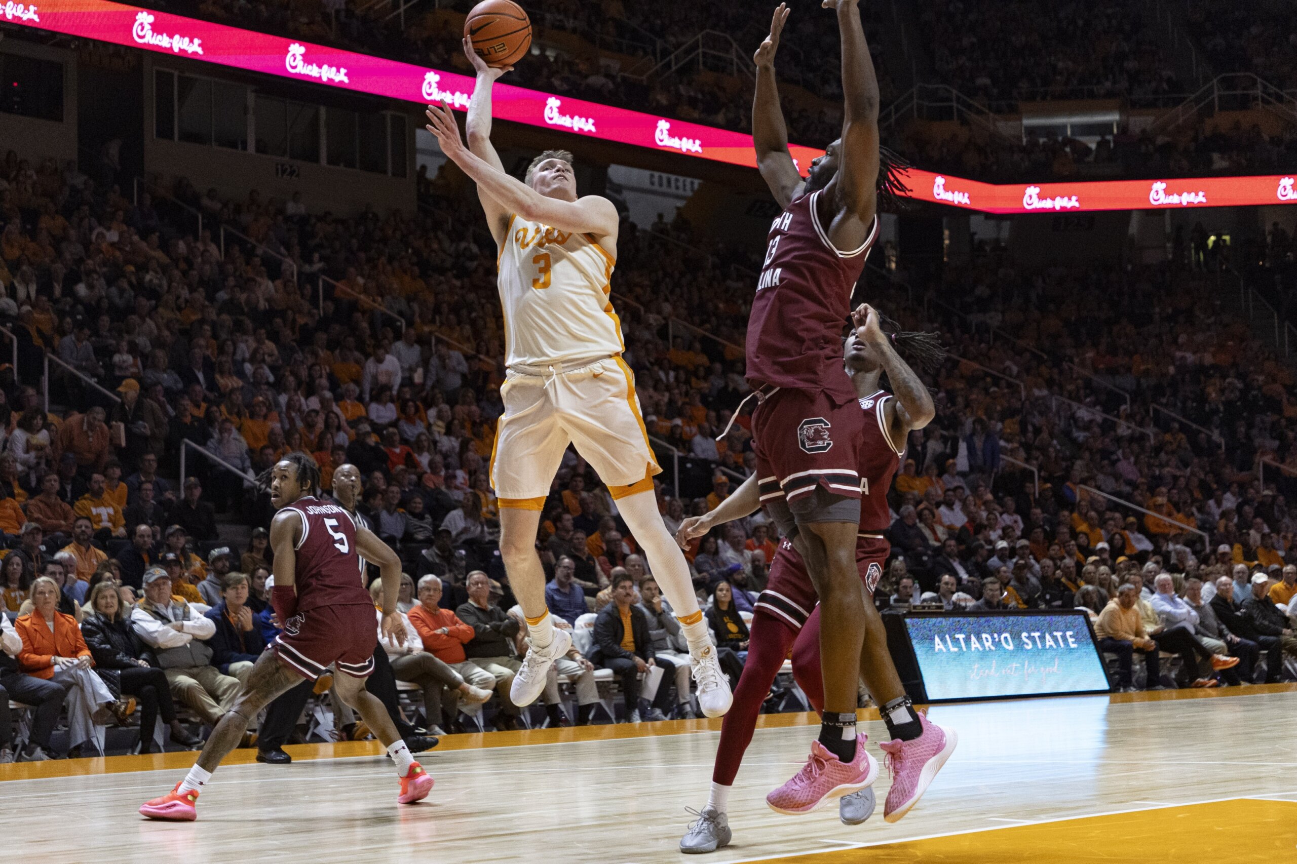 Ta’Lon Cooper and B.J. Mack lead the way as South Carolina surprises No ...