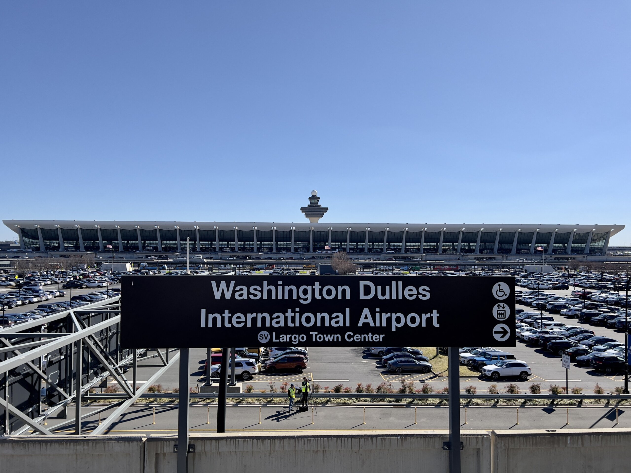 United Airlines expands Dulles schedule, including only nonstop flight ...