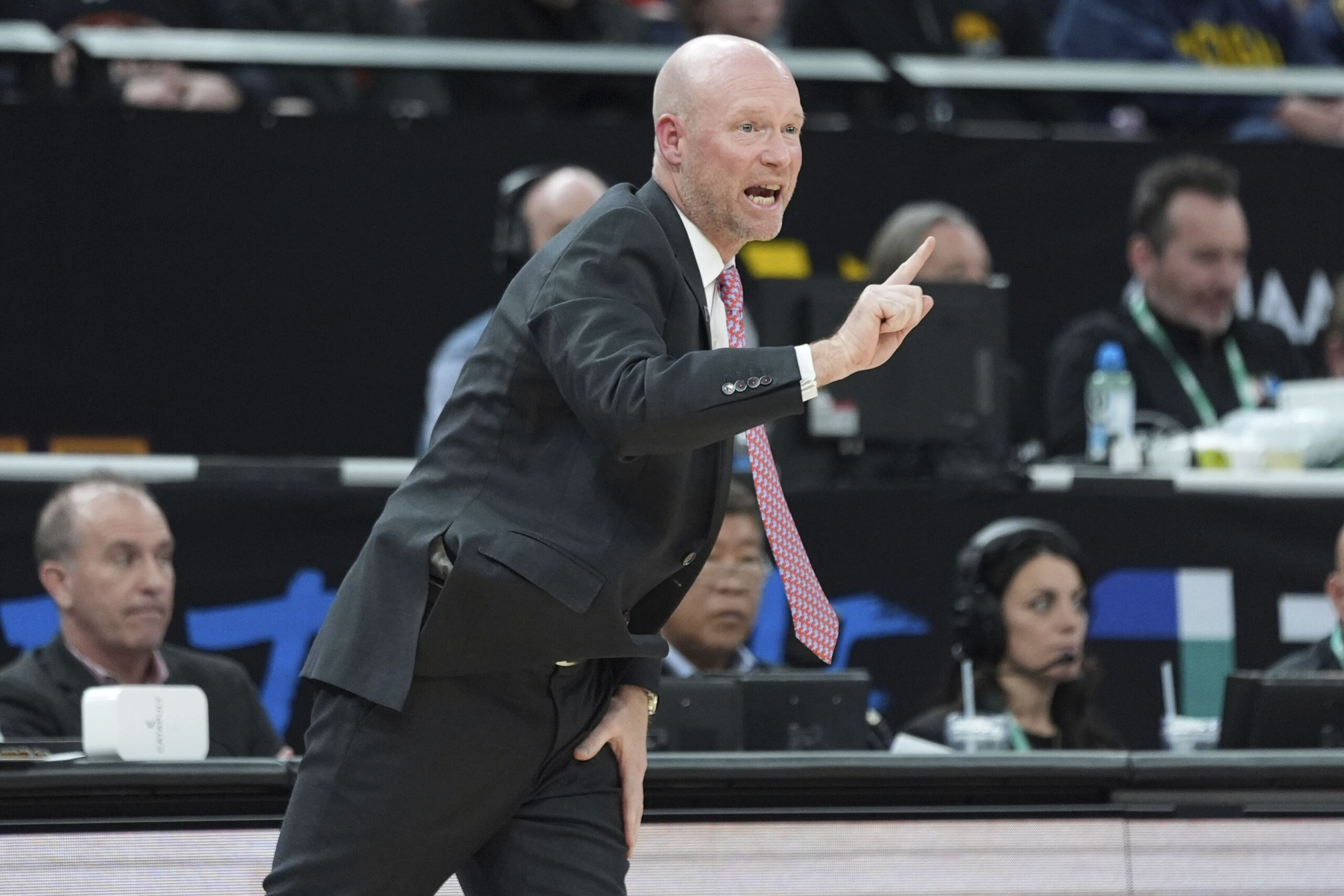 Queen has 22 points, 20 rebounds in debut as Maryland beats Manhattan ...