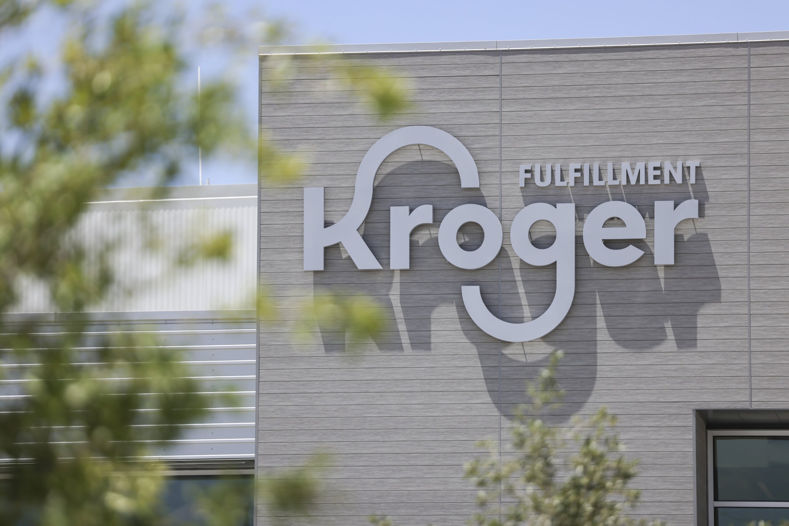 Kroger is closing 3 spoke facilities in its Texas and Florida e ...