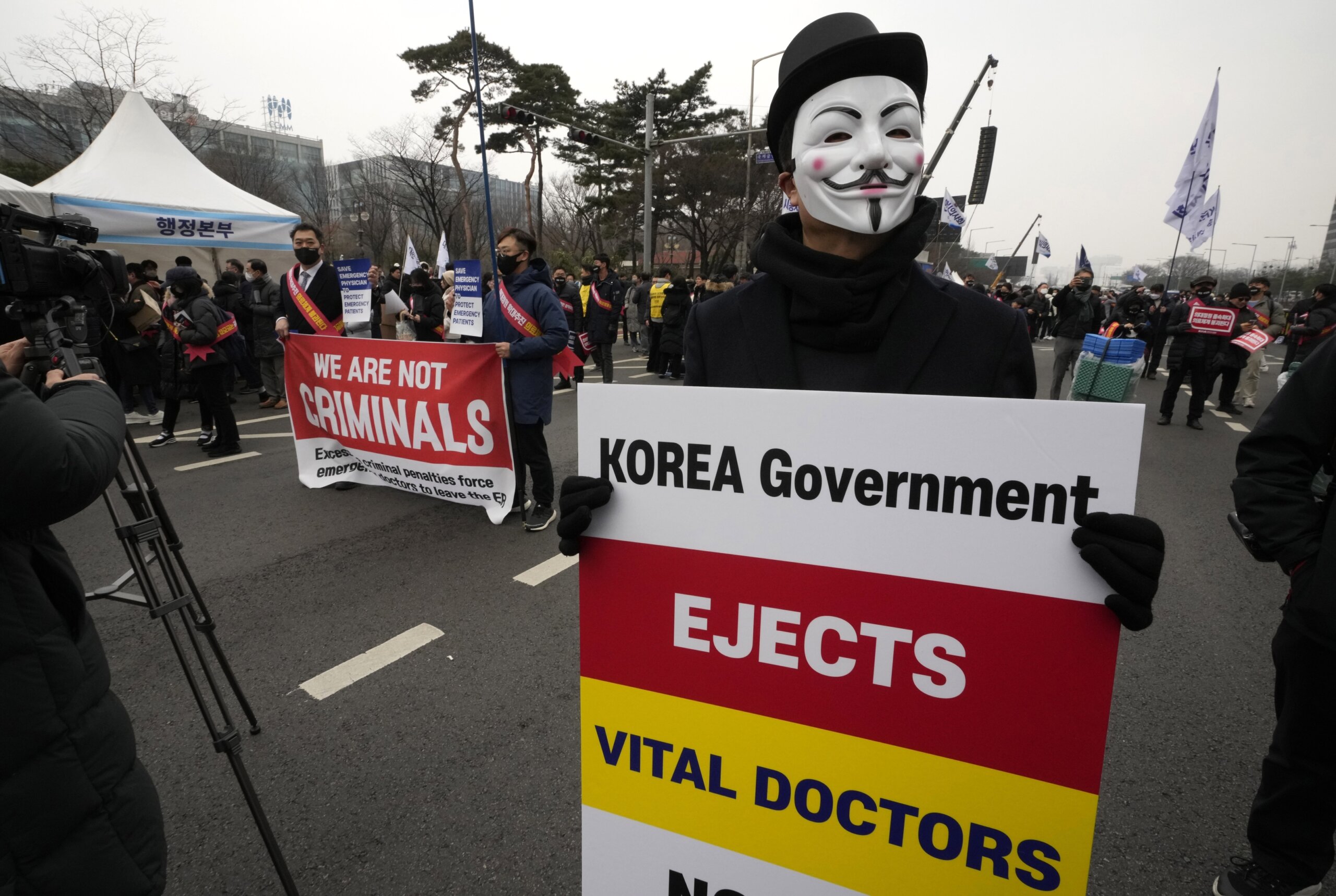 South Korean doctors hold massive anti-government rally over medical ...