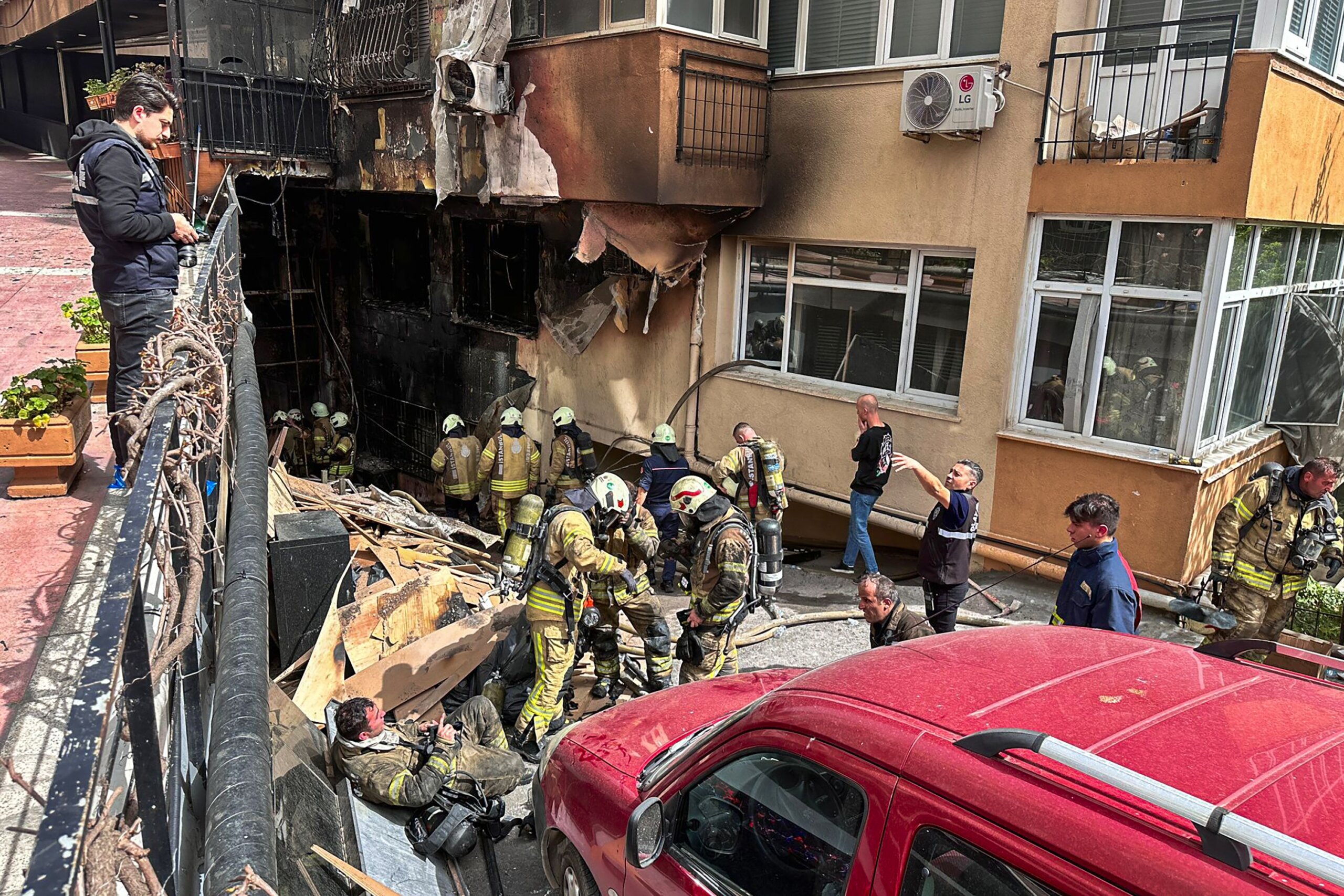 Fire at Istanbul nightclub that was being renovated kills 29 people ...