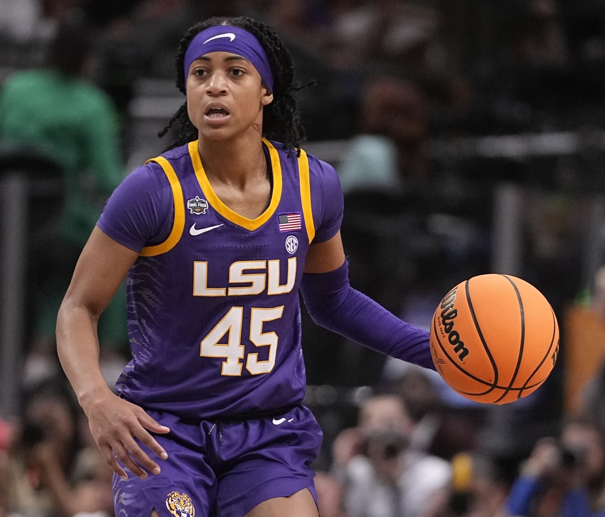 Unable to get on a WNBA roster, ex-LSU star Alexis Morris signs with ...