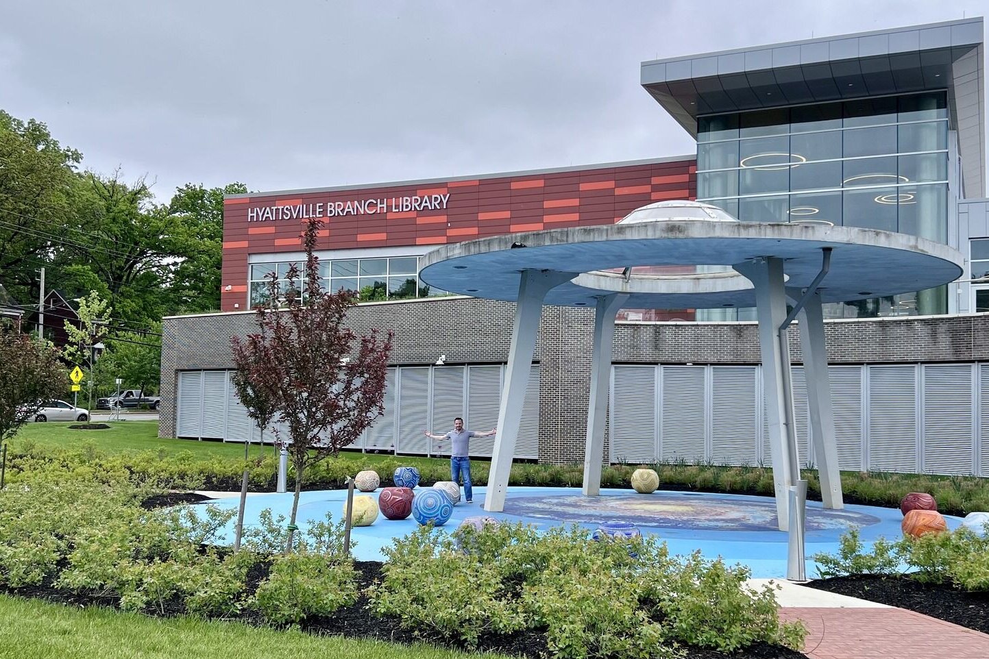 WTOP movie critic donates entire DVD collection to Hyattsville branch ...