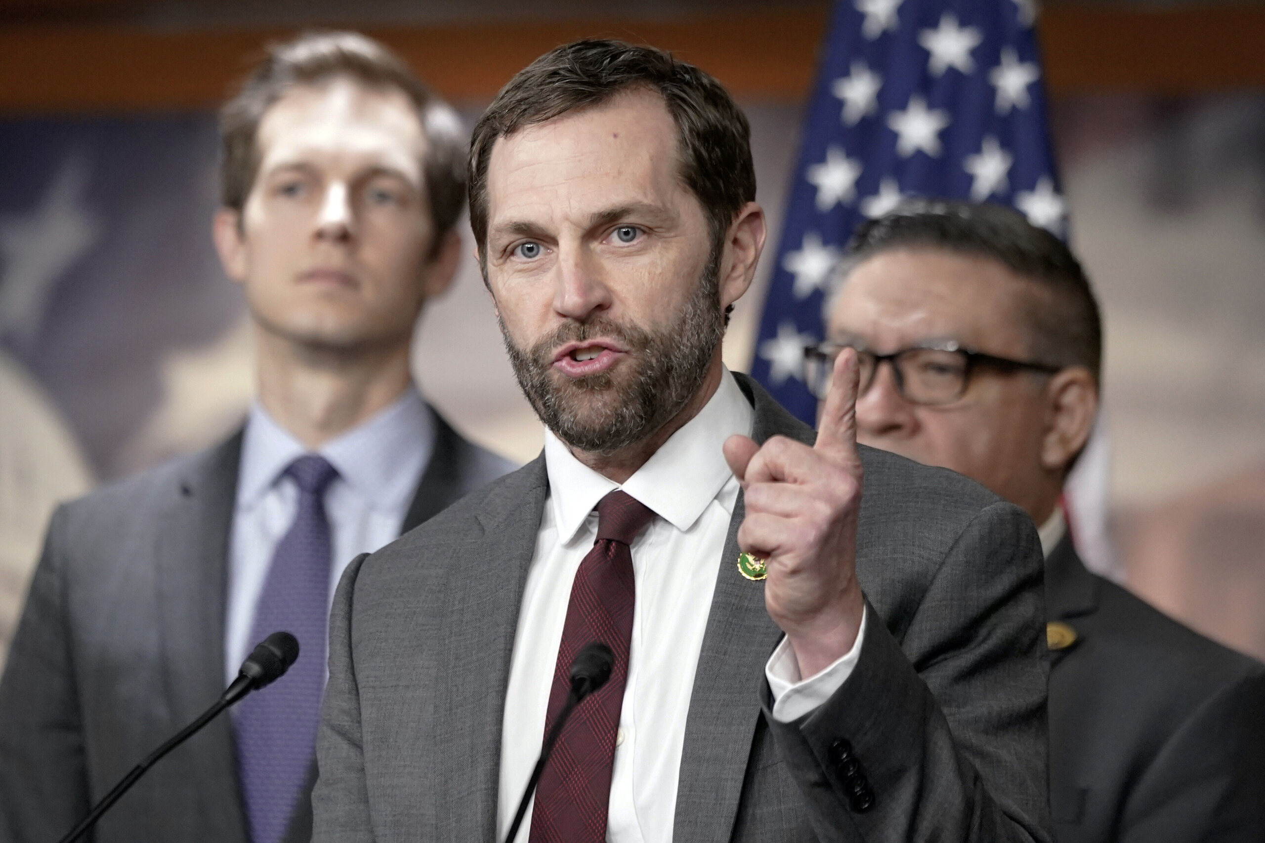 Veterans in Congress call for lawmakers to stop demonizing political ...