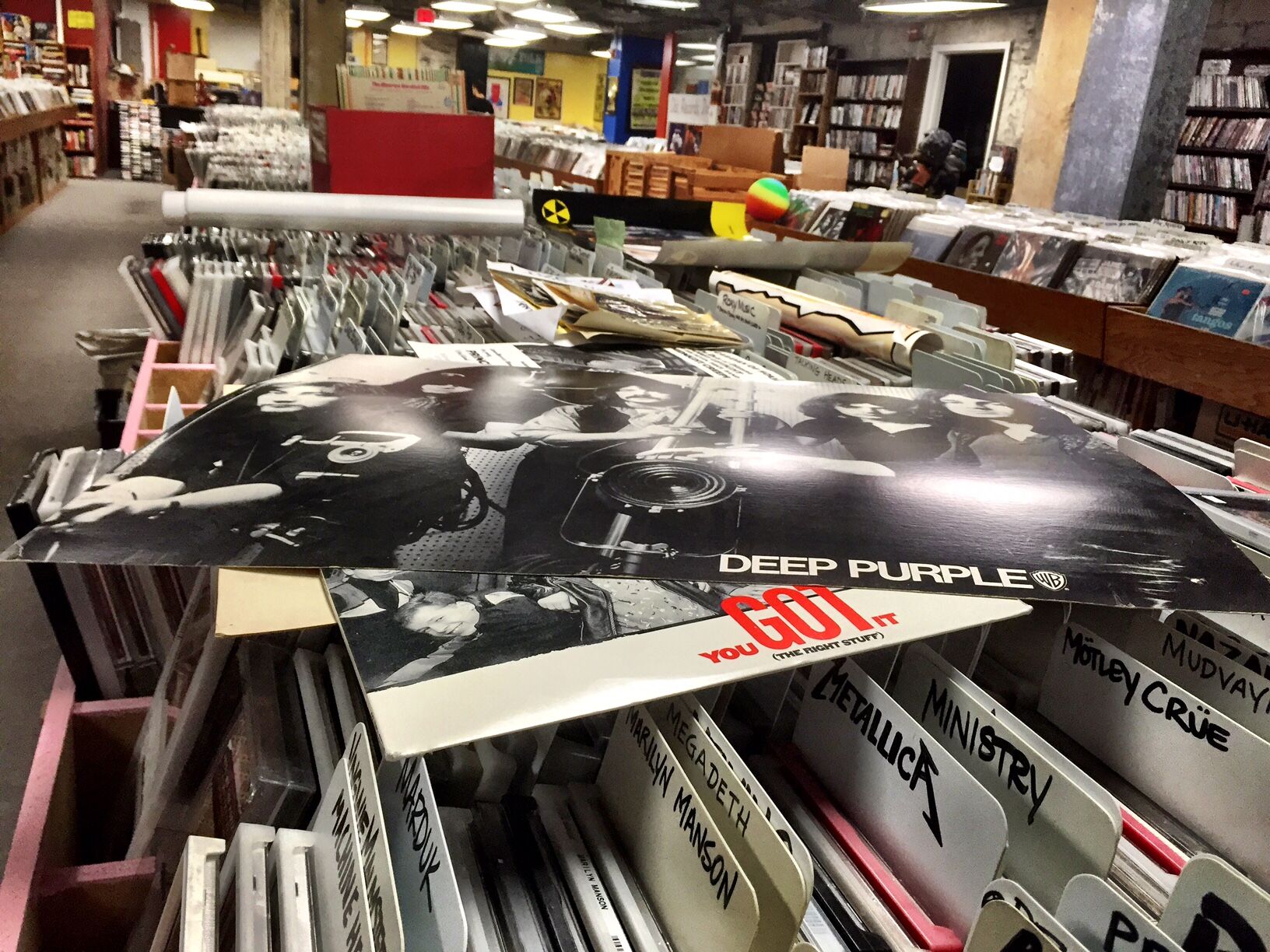 Joe Lee, founder of a popular DC-area record store, dies at 76 - WTOP News