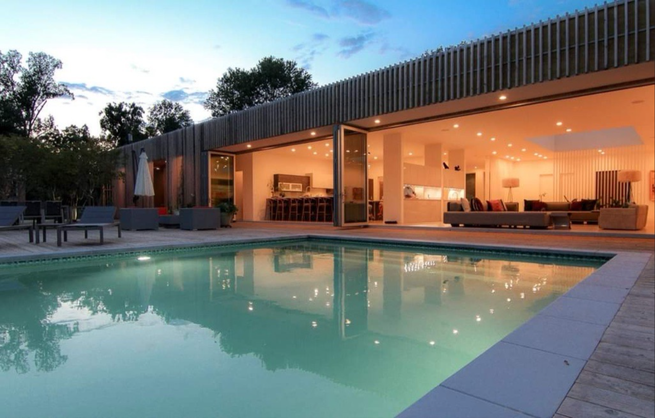 Pool season doesn’t have to end yet — just borrow someone else’s - WTOP ...